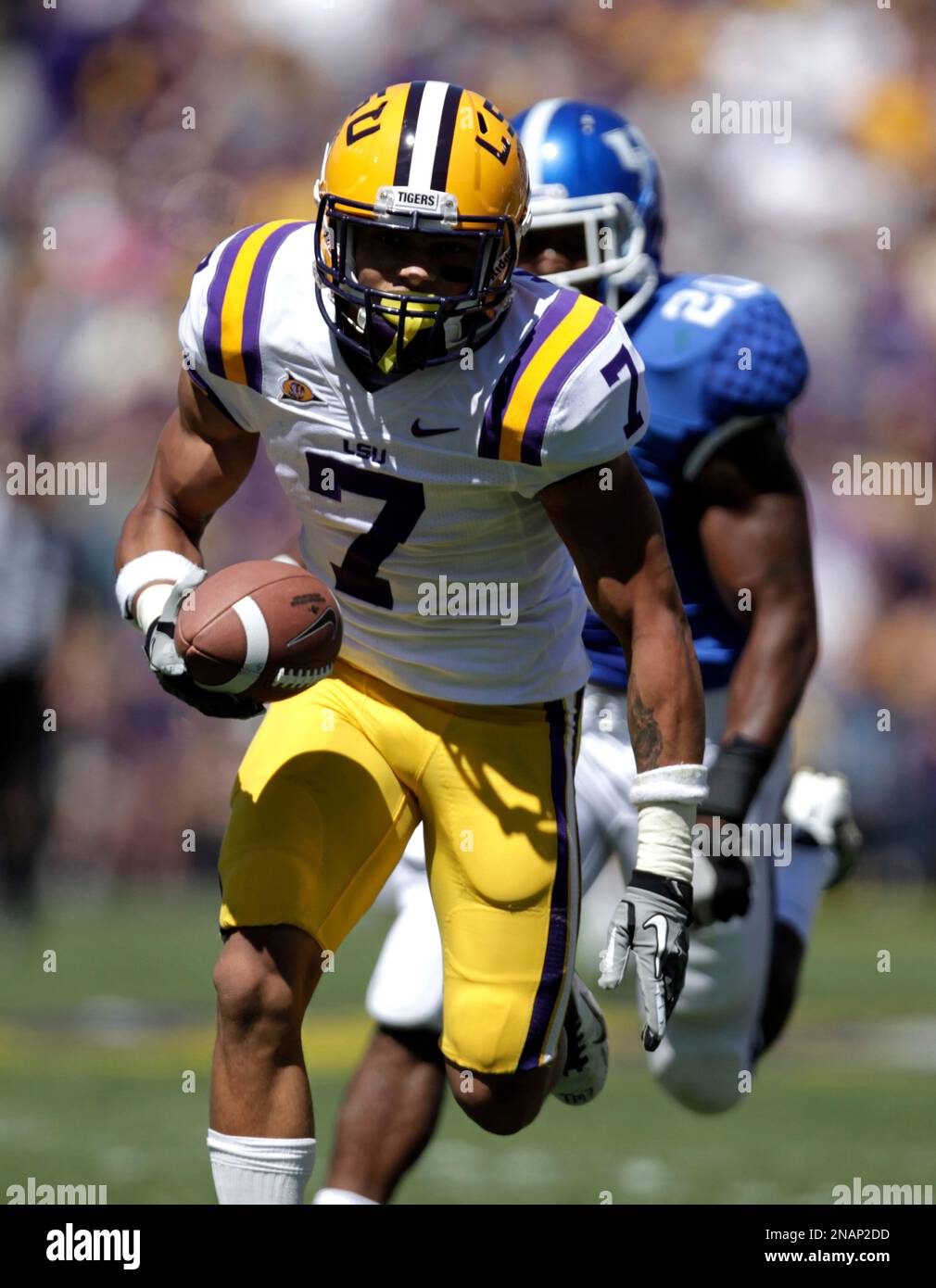 In this Oct. 1, 2011 photo, LSU cornerback Tyrann Mathieu (7) returns a ...