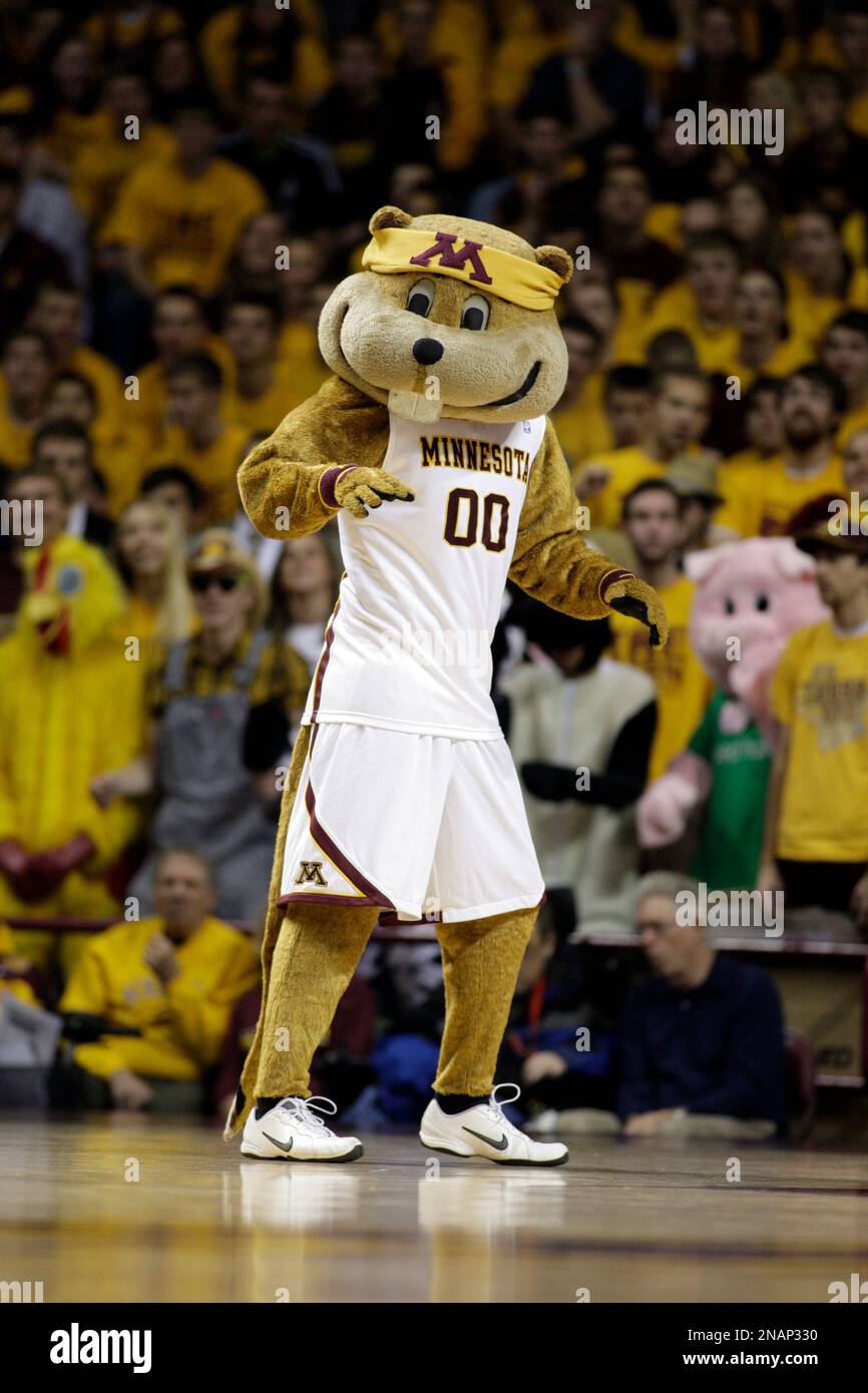 Minnesota mascot Goldie Gopher performs during an NCAA college ...