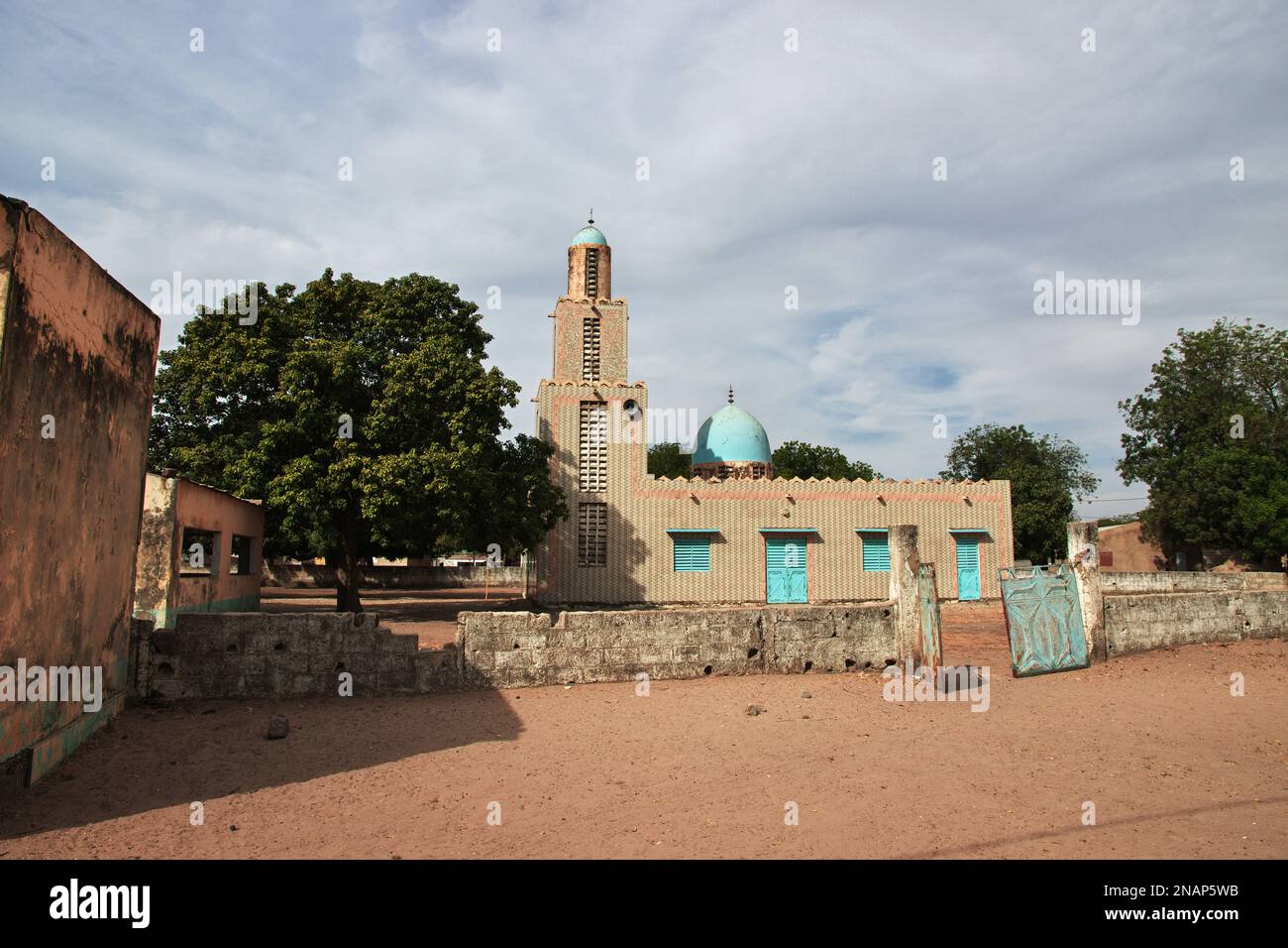 Mosque in Toubacouta village in Senegal, West Africa Stock Photo - Alamy