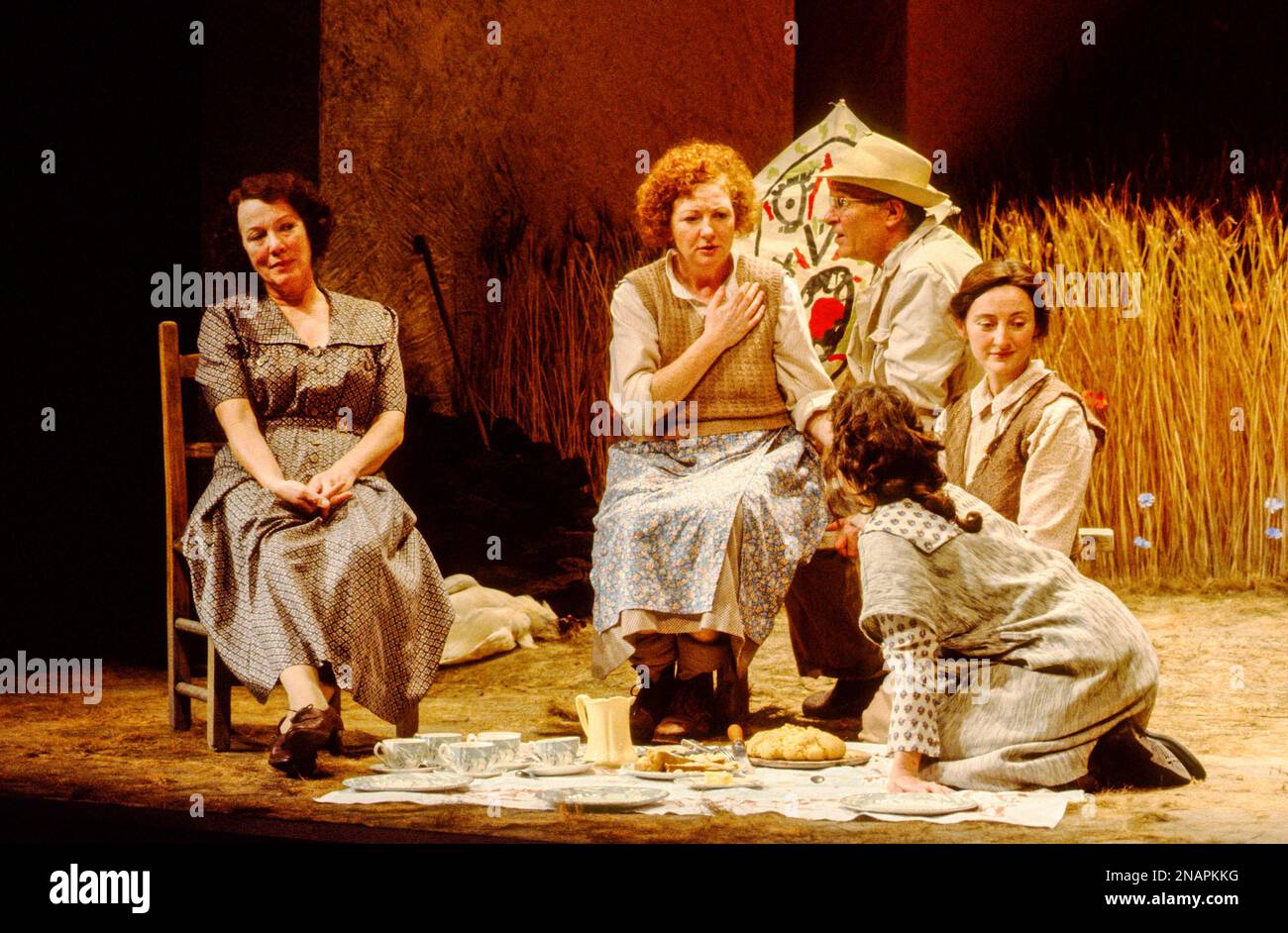l-r: Rosaleen Linehan (Kate), Anita Reeves (Maggie), Alec McCowen (Jack ...