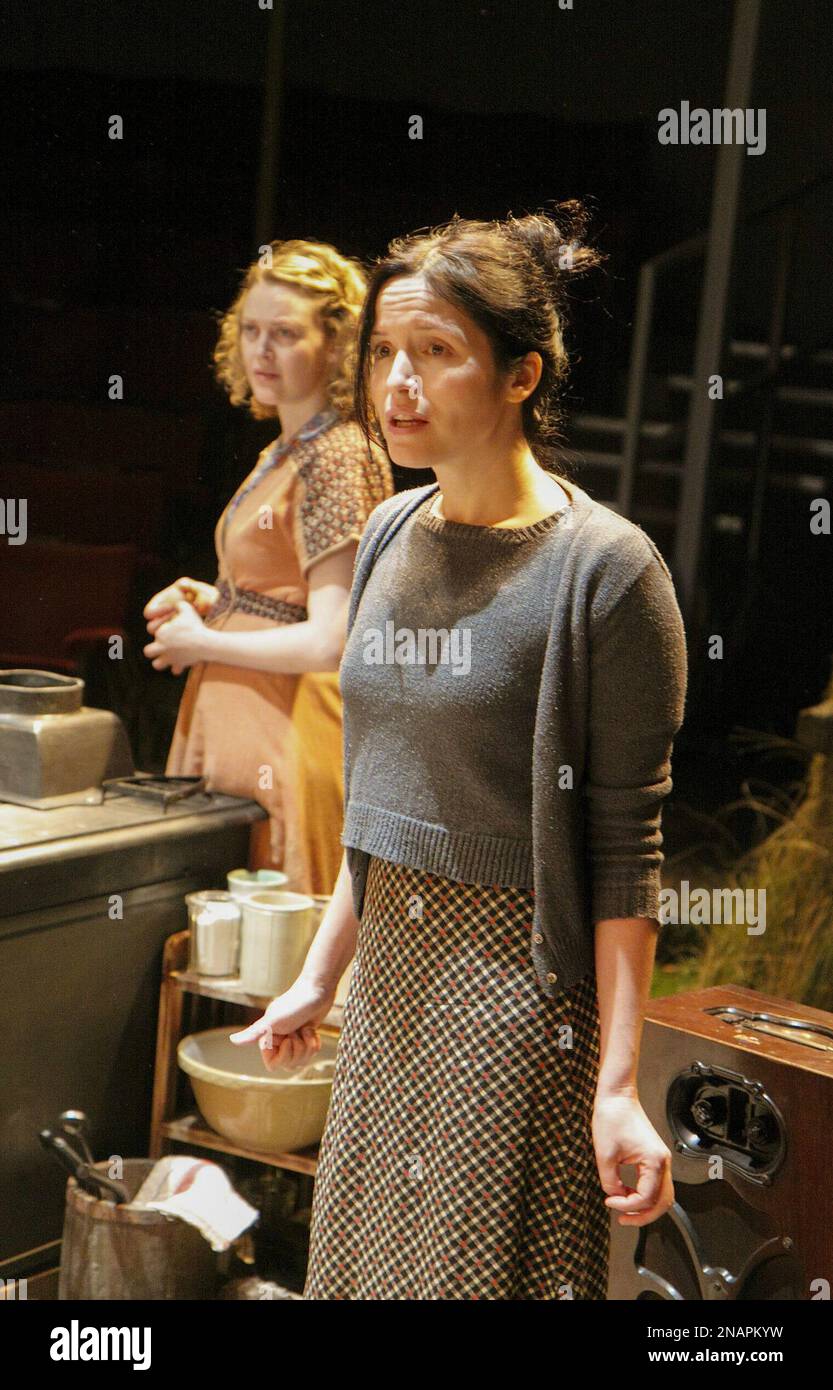 The old vic theatre 1936 hi-res stock photography and images - Alamy