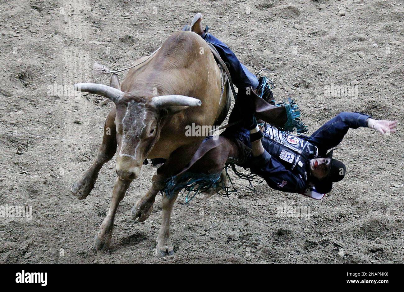 Seth Glause rides Gangster during the first go-round of the National ...
