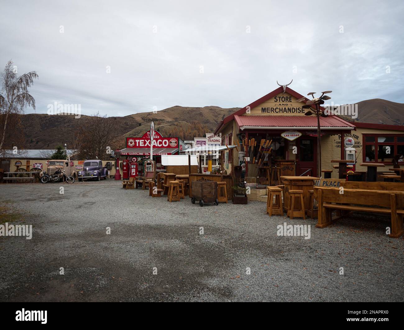 Burkes Pass, New Zealand - 2023: Old historic roadside shop outdoor ...