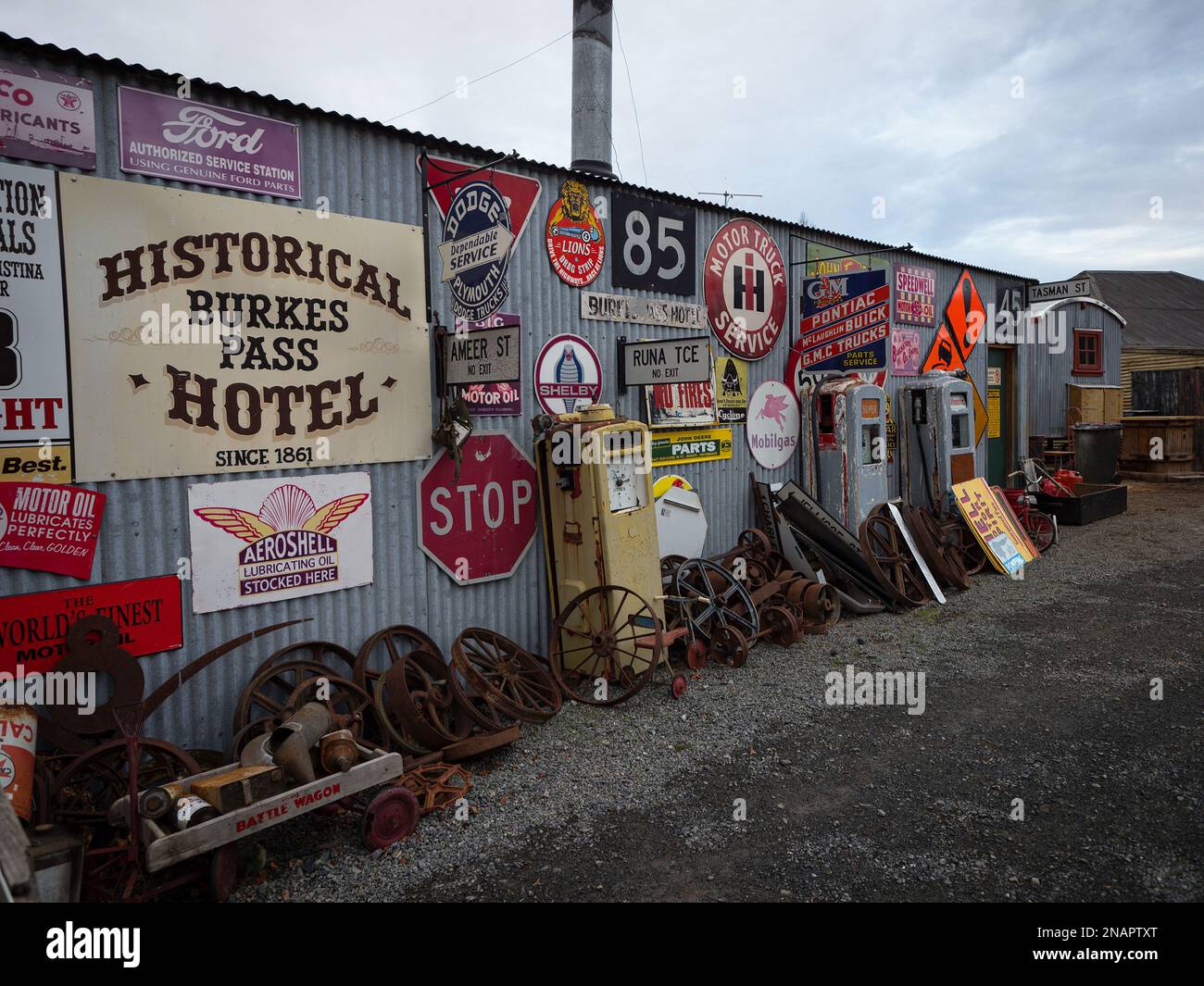 Burkes Pass, New Zealand - 2023: Old historic outdoor museum street ...