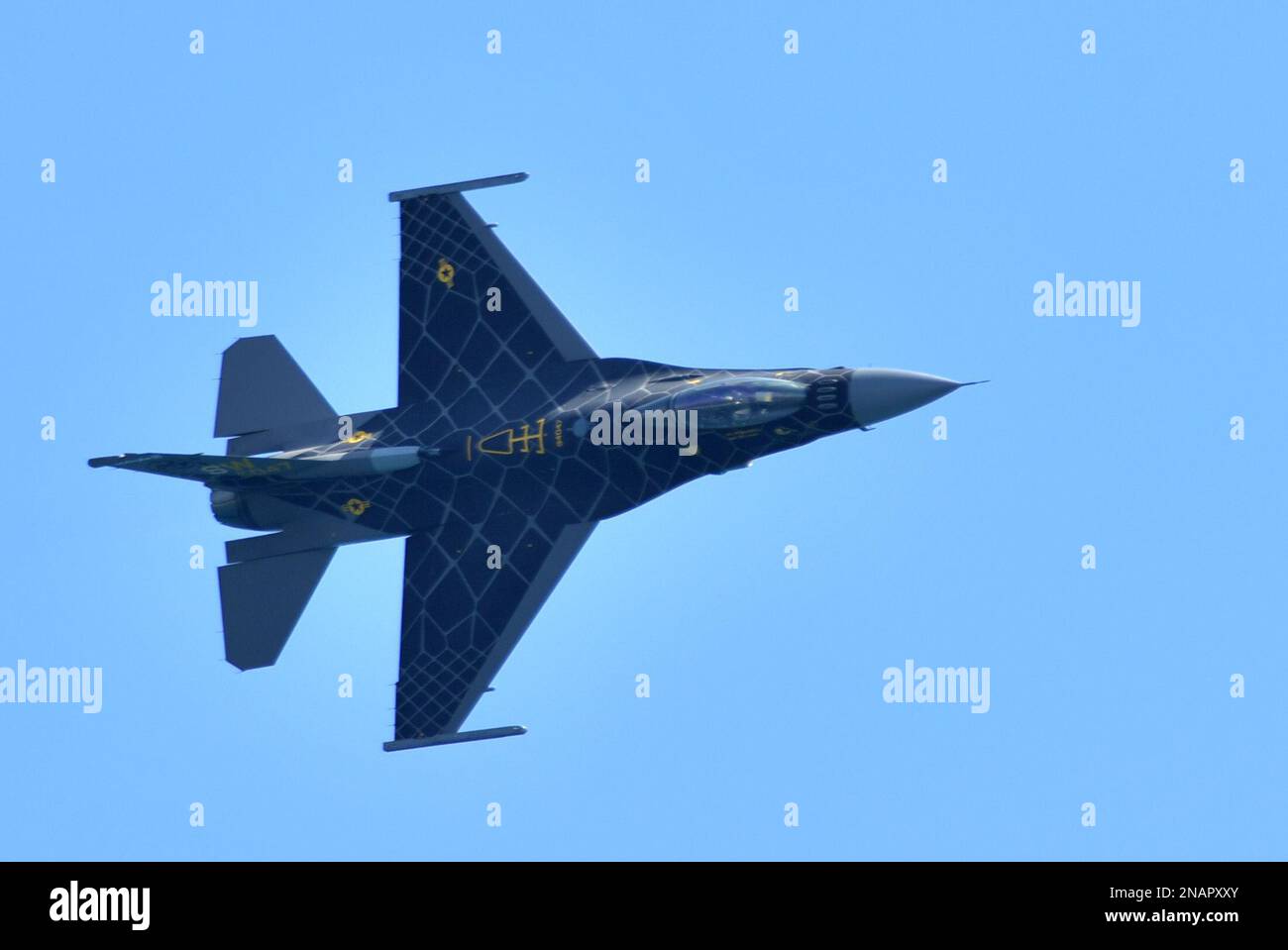 BROWARD COUNTRY, FL - MAY 09: (No sales New York Post) F-16 Viper Demo ...