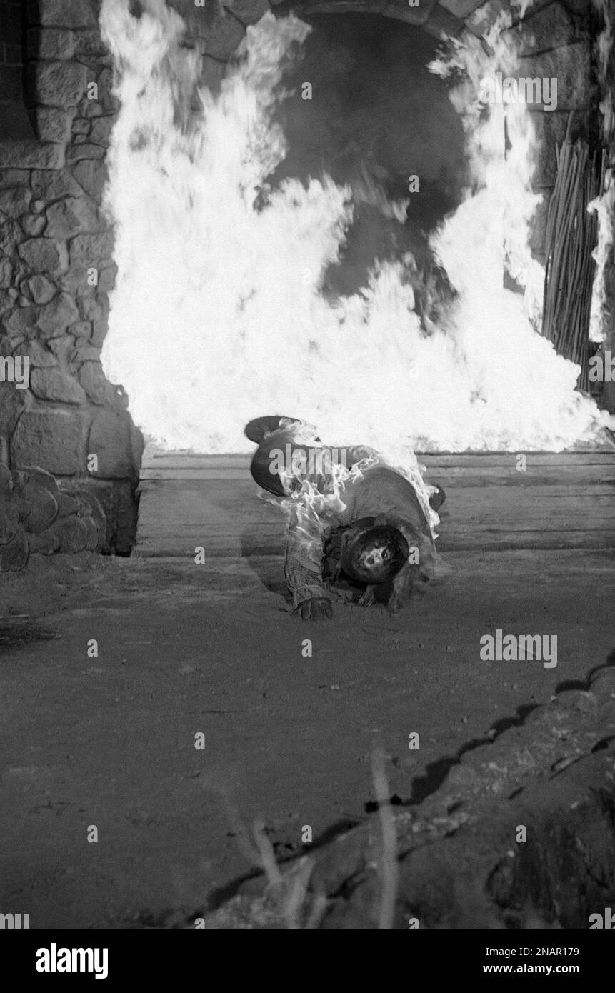 This is what movie stuntman Joe Canutt went through during a battle ...