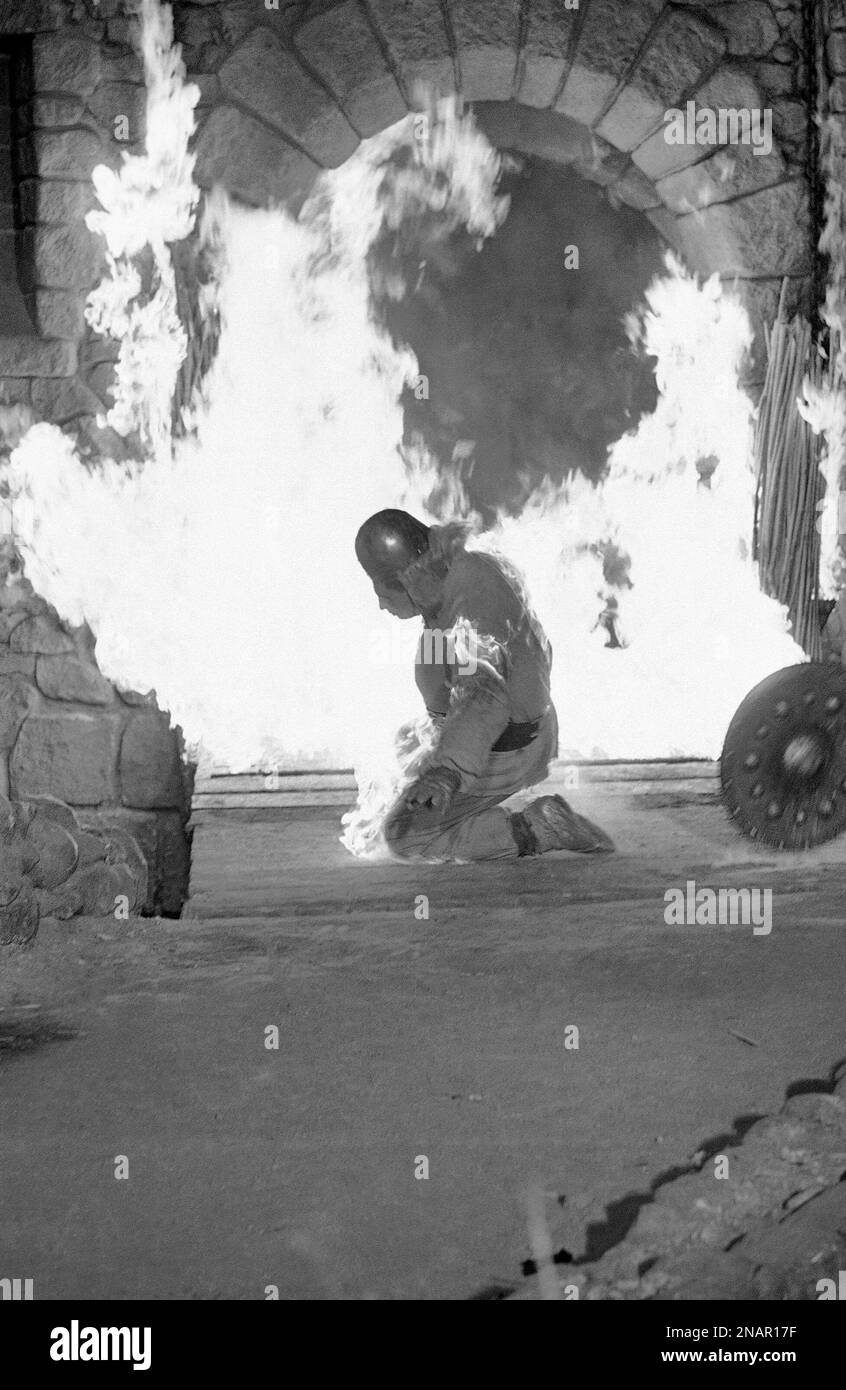 This is what movie stuntman Joe Canutt went through during a battle ...