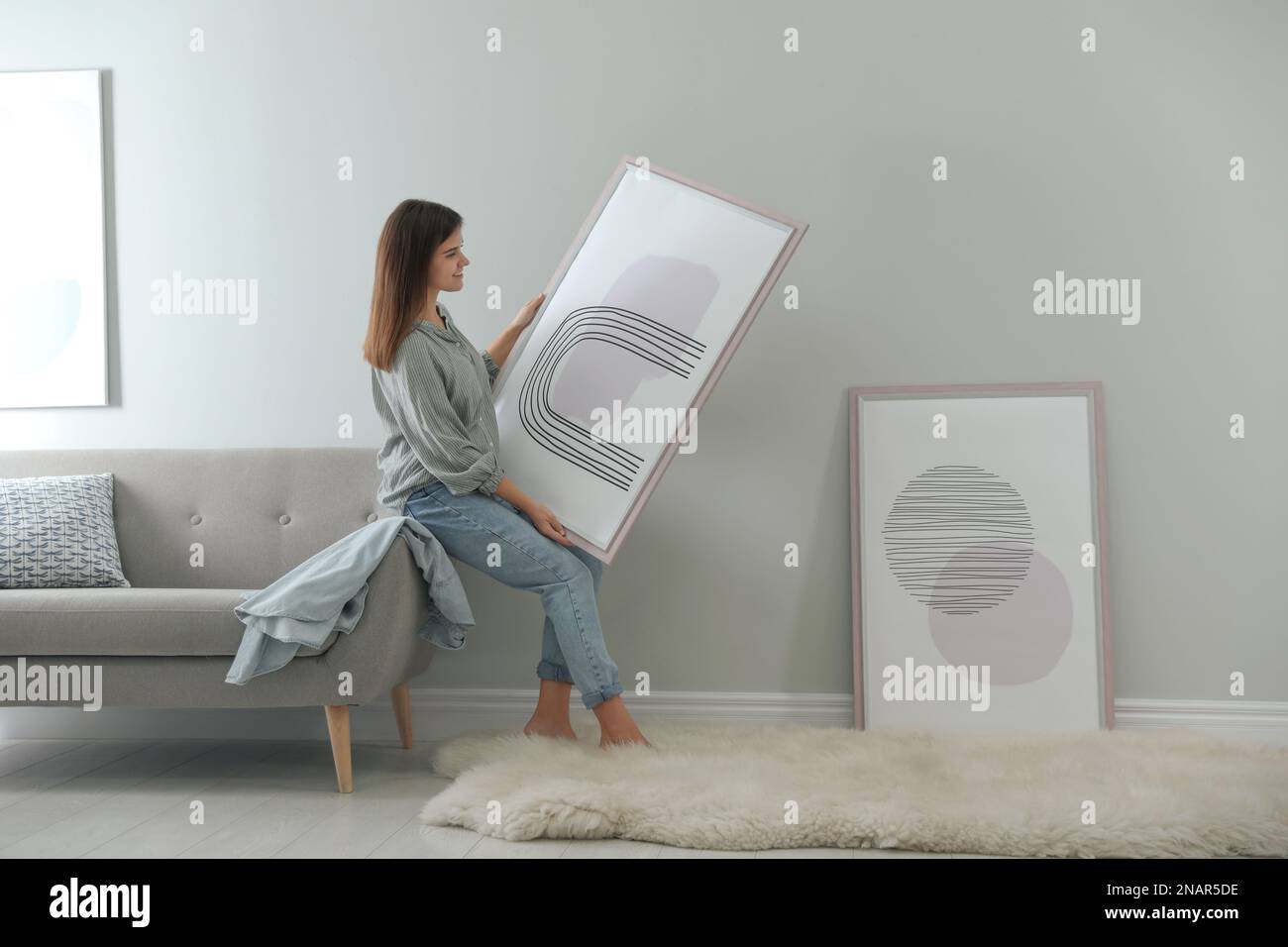 Picture near wall hi-res stock photography and images - Alamy