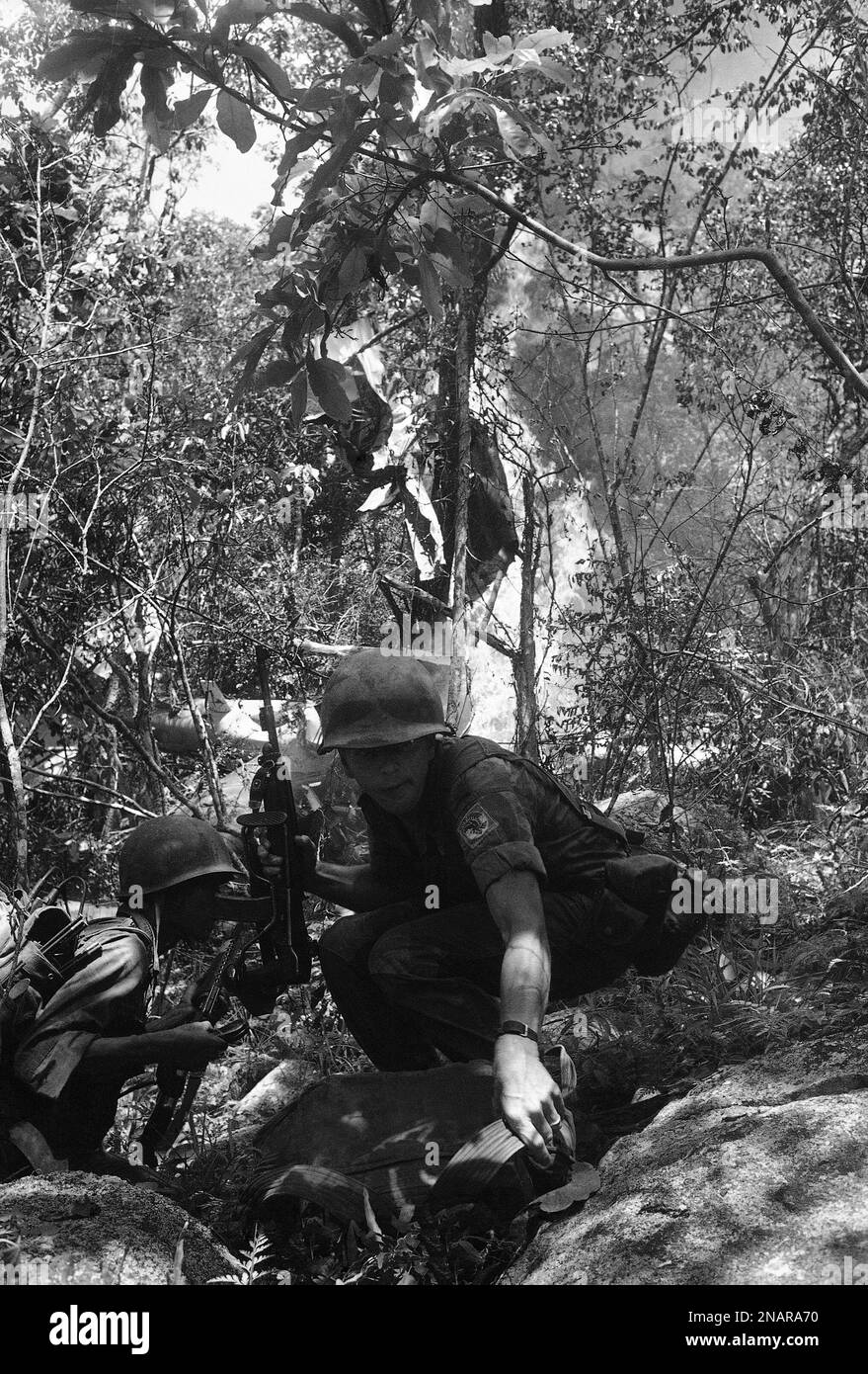 Sgt. Ralph Conklin of Draper, S.C., an American adviser with Vietnamese ...