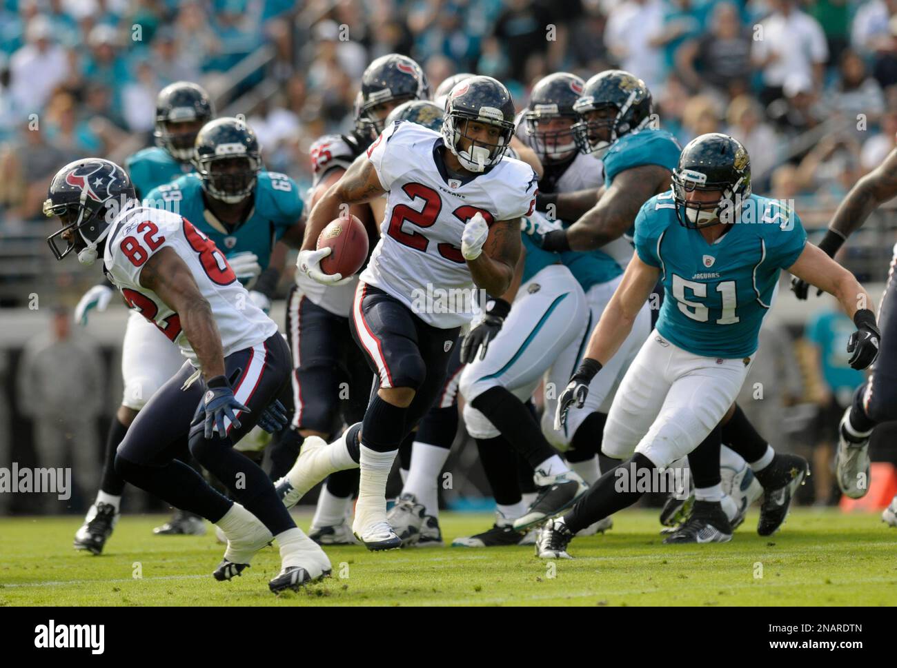 Houston Texans running back Arian Foster (23) runs past Jacksonville ...