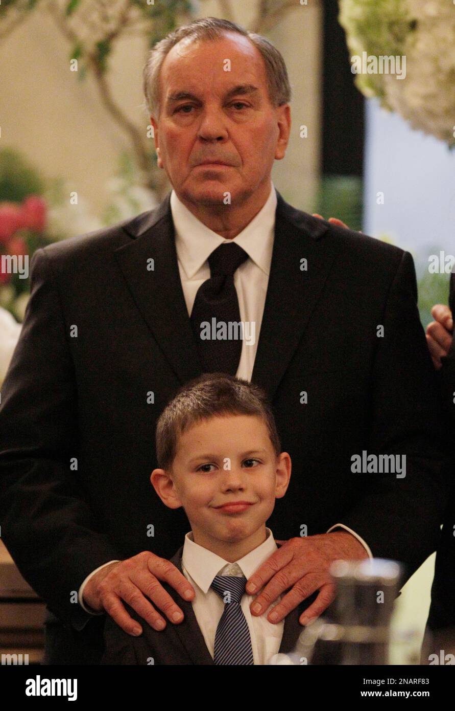 Former Chicago Mayor Richard M. Daley and his grandson stand by the ...