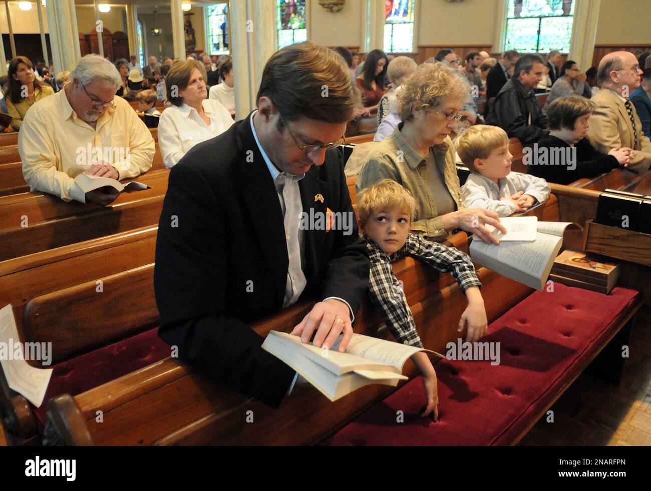 Richard Fiore of Montgomery, Ala., his son Oscar, mom Vicki, and son ...