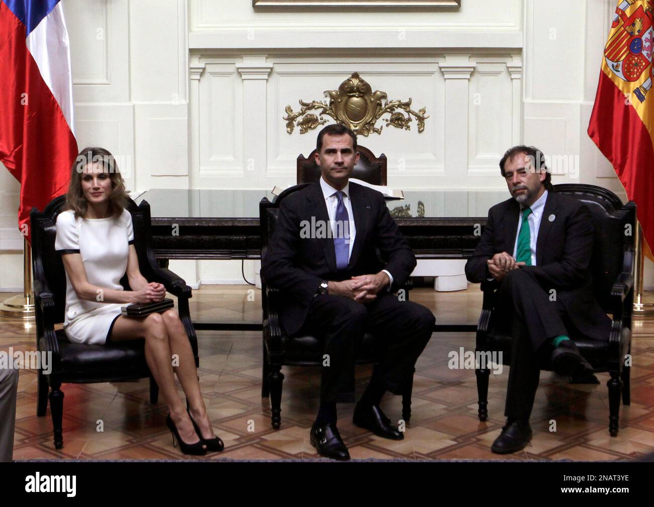 Spain’s crown Prince Felipe, center, and his wife Princess Letizia ...