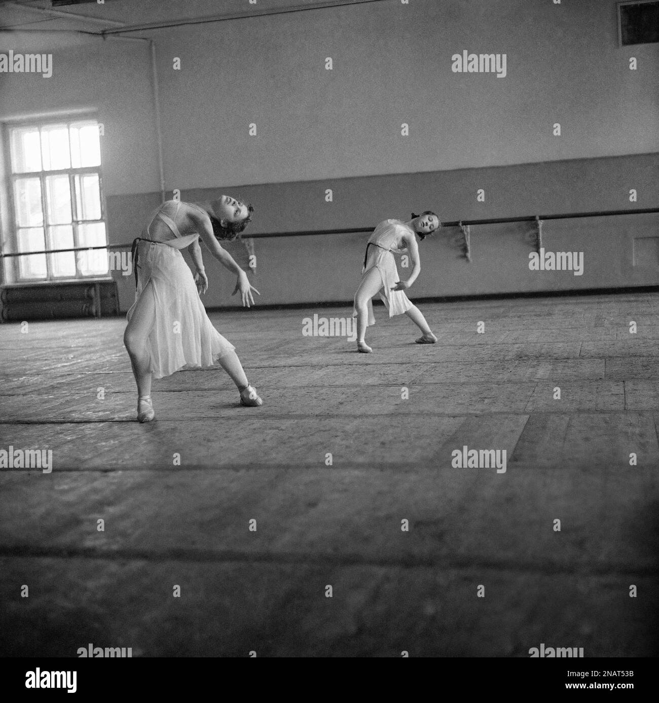 Sixteen-year-old girls rehearse at Moscow Ballet School, June 19, 1954 ...