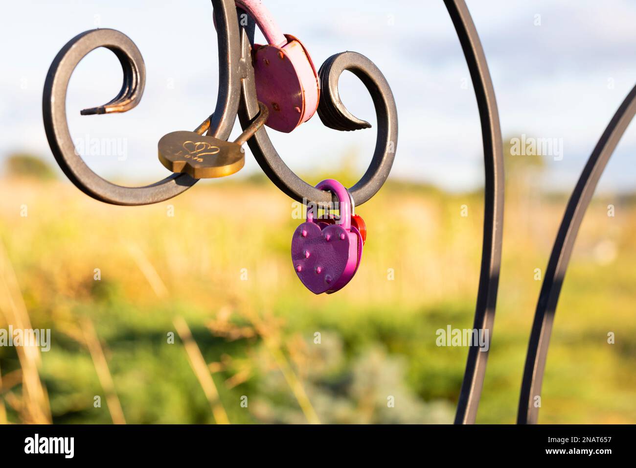 Symbol of eternal love hi-res stock photography and images - Alamy