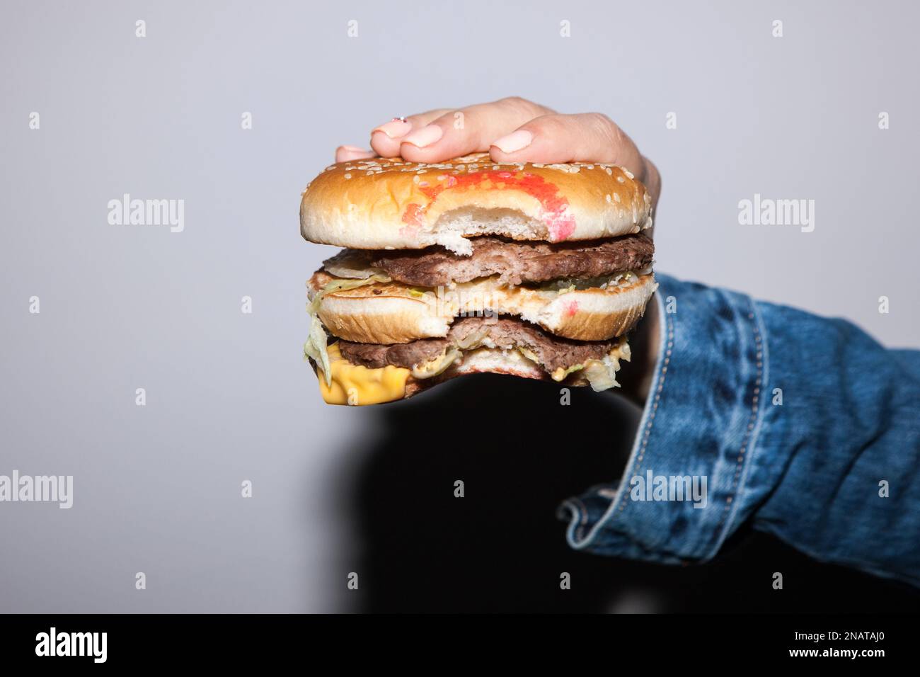 Give burger hi-res stock photography and images - Alamy
