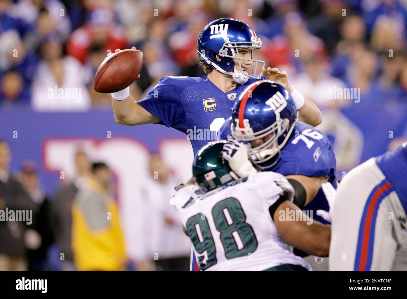 New York Giants quarterback Eli Manning throws against the Philadelphia ...