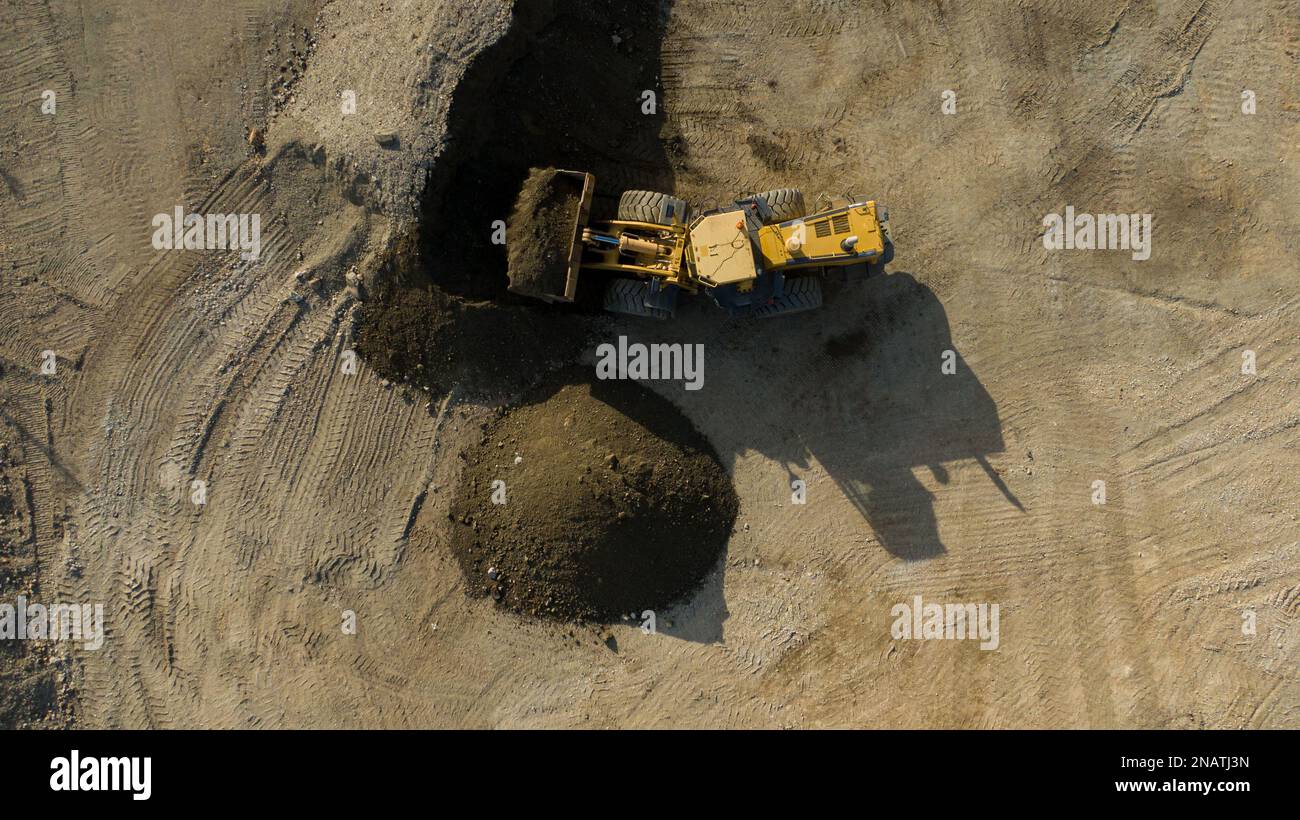 Large front bucket loader truck mine hi-res stock photography and ...