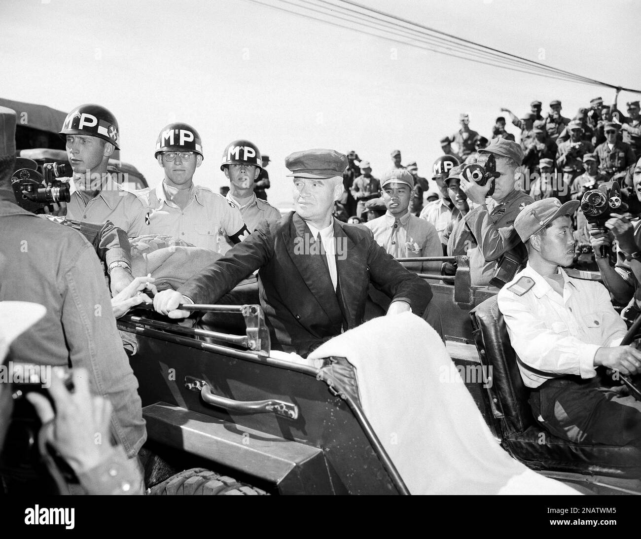 Captured by the Reds early in the Korean War, Major General William ...