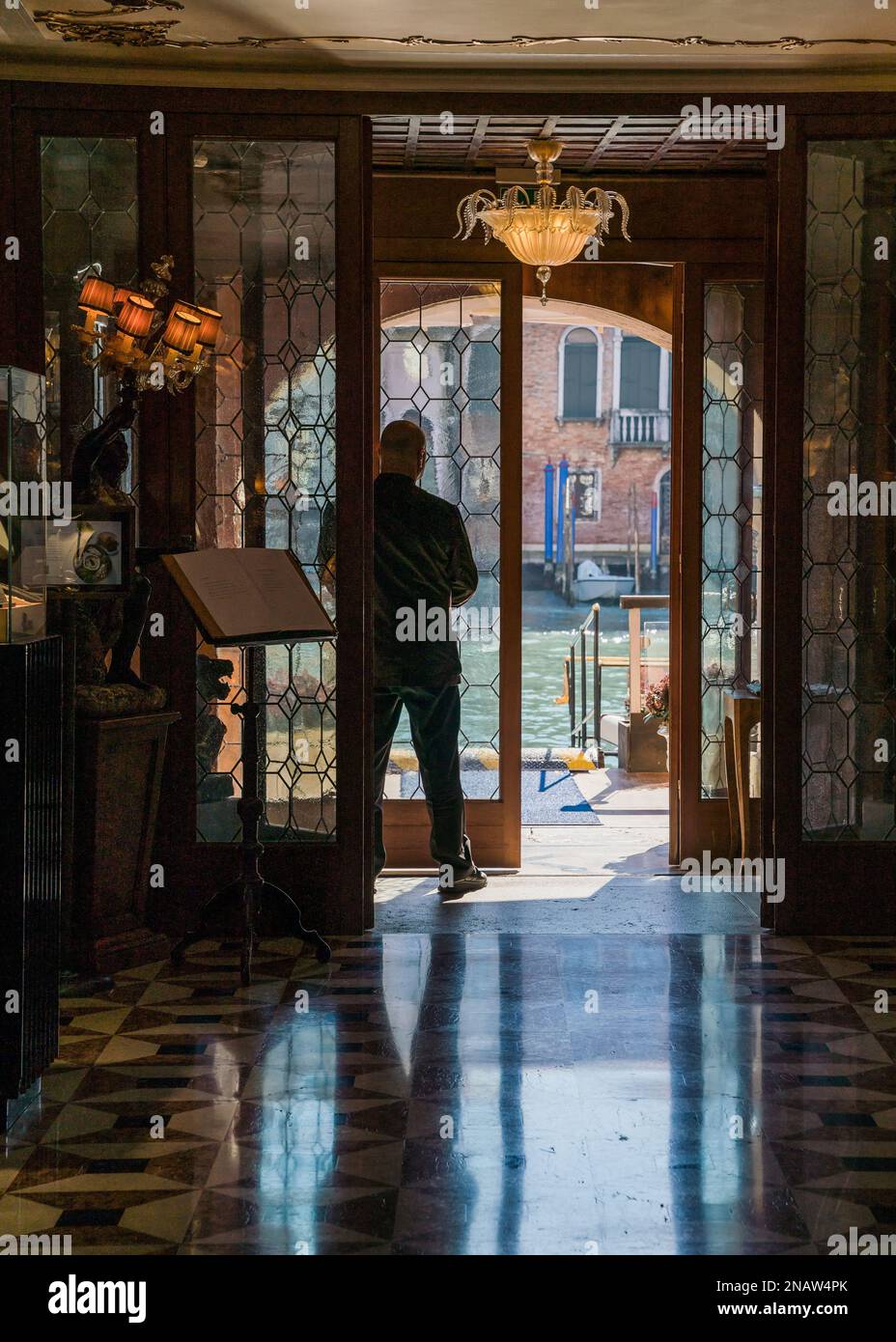 People fancy lobby hi-res stock photography and images - Alamy
