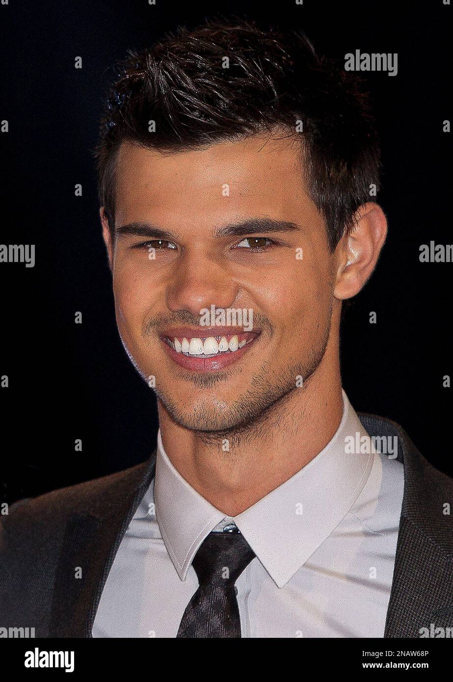 US actor Taylor Lautner arrives at the UK film premiere of 'Twilight ...