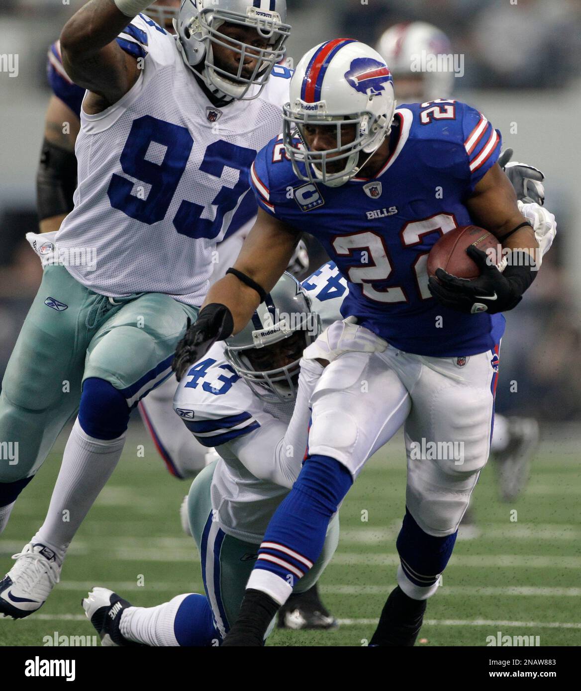 Dallas Cowboys outside linebacker Anthony Spencer (93) and free safety ...