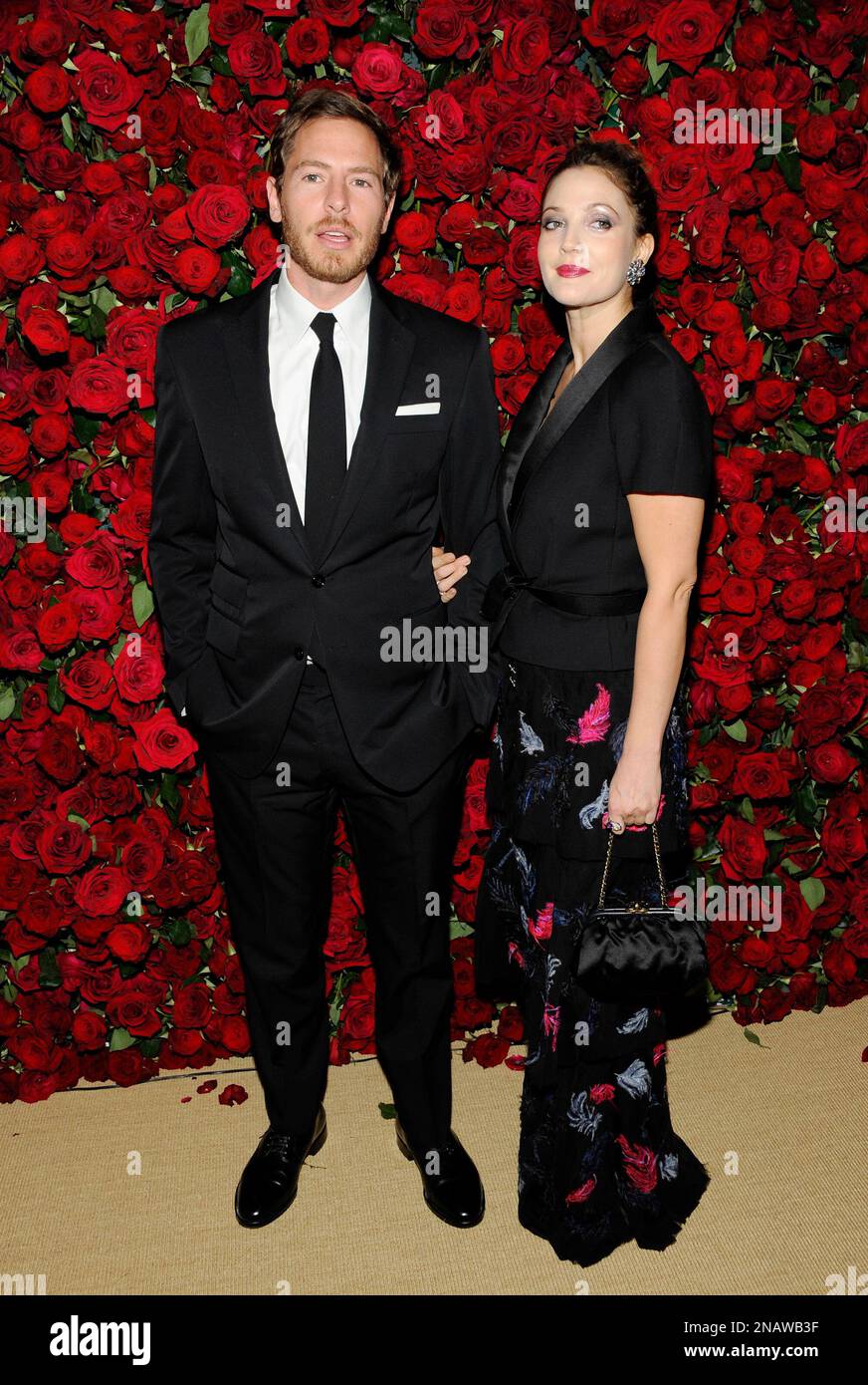 Actress Drew Barrymore, right, and boyfriend Will Kopelman attend The ...