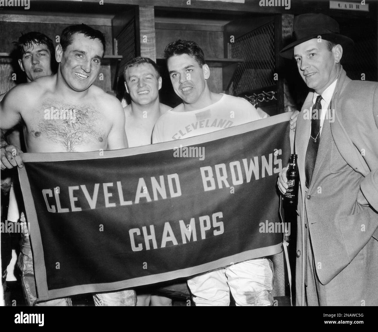 The Cleveland Browns defeated the Pittsburgh Steelers on at a game in ...