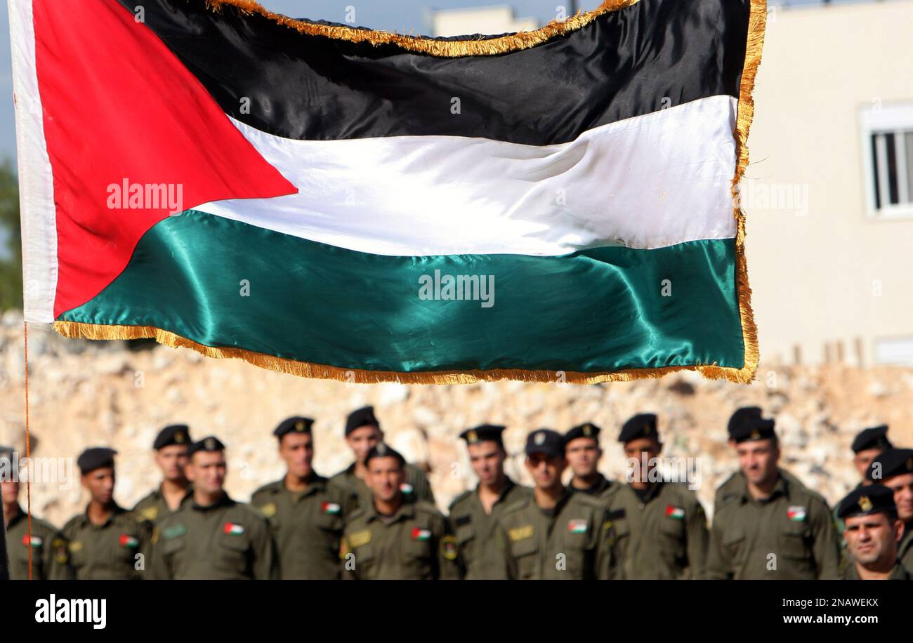Palestinian officers from the national security forces loyal to ...
