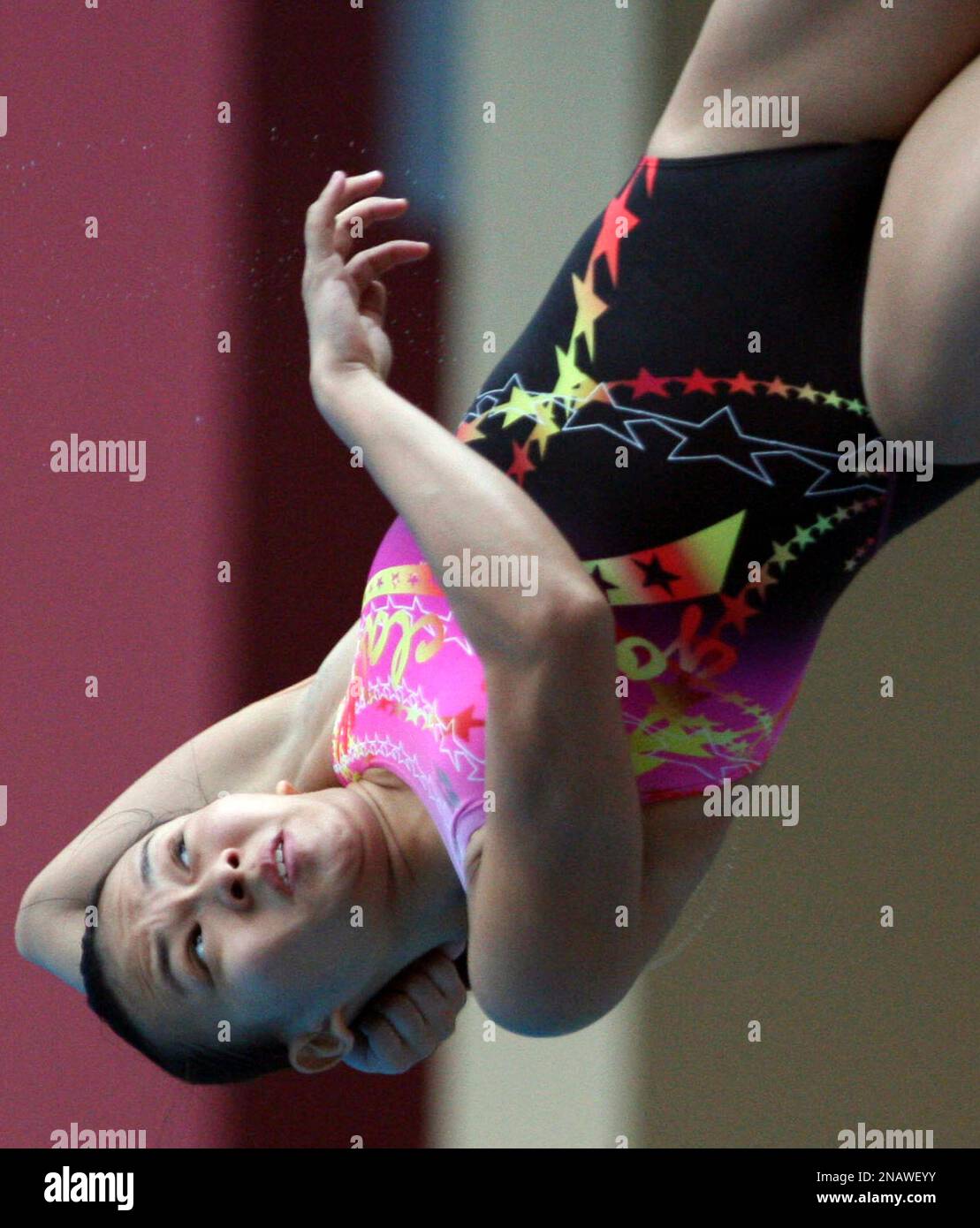 Malaysia's Cheong Jun Hoong competes to win the gold medal in the women ...