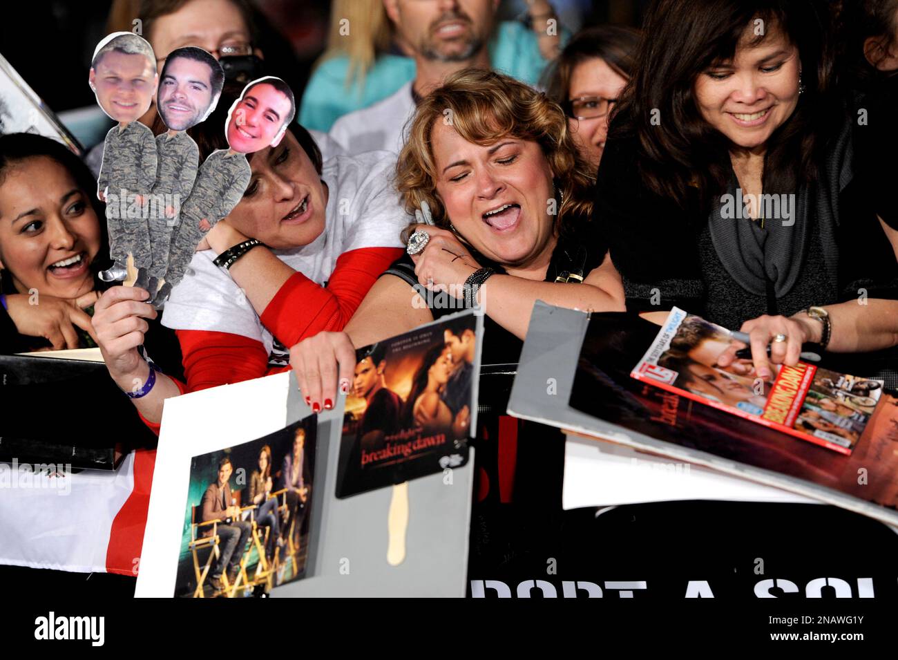 Fans wait for autographs before the world premiere of "The Twilight ...