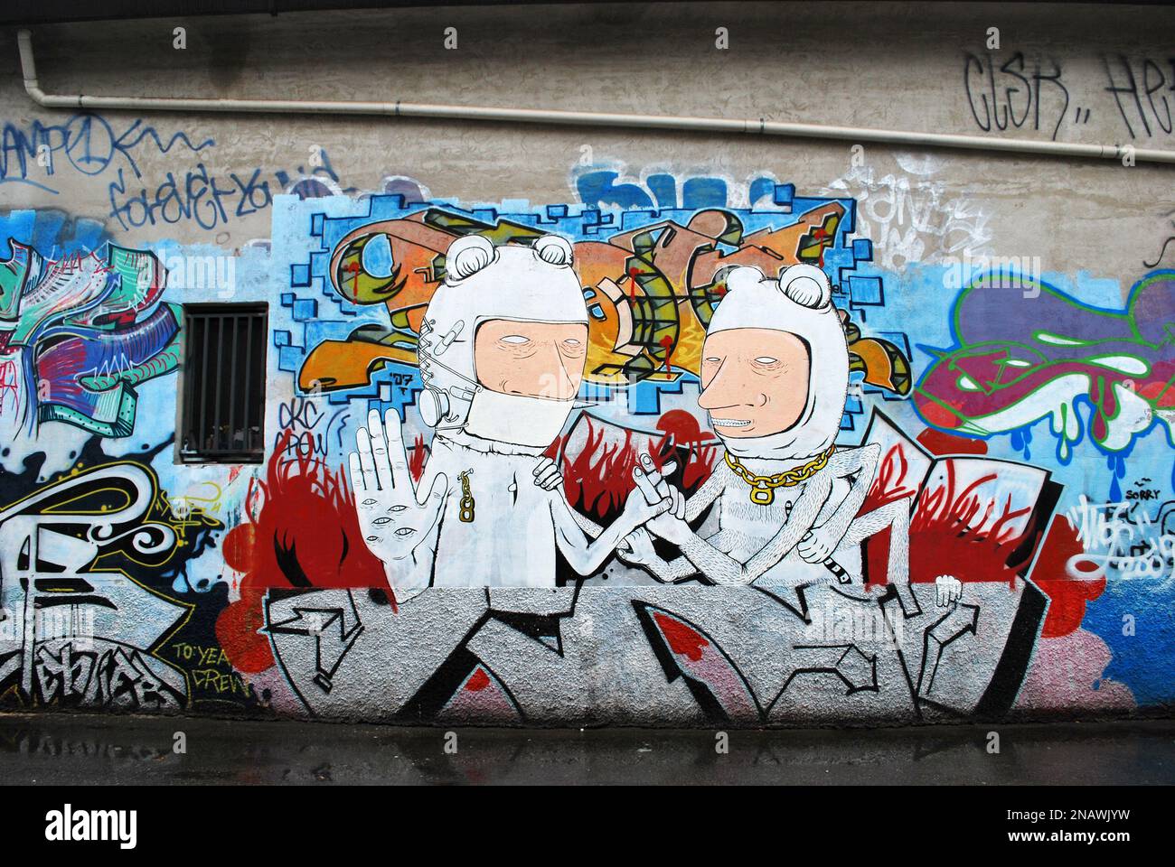 Graffiti in Milan, near the Leoncavallo social center Stock Photo - Alamy