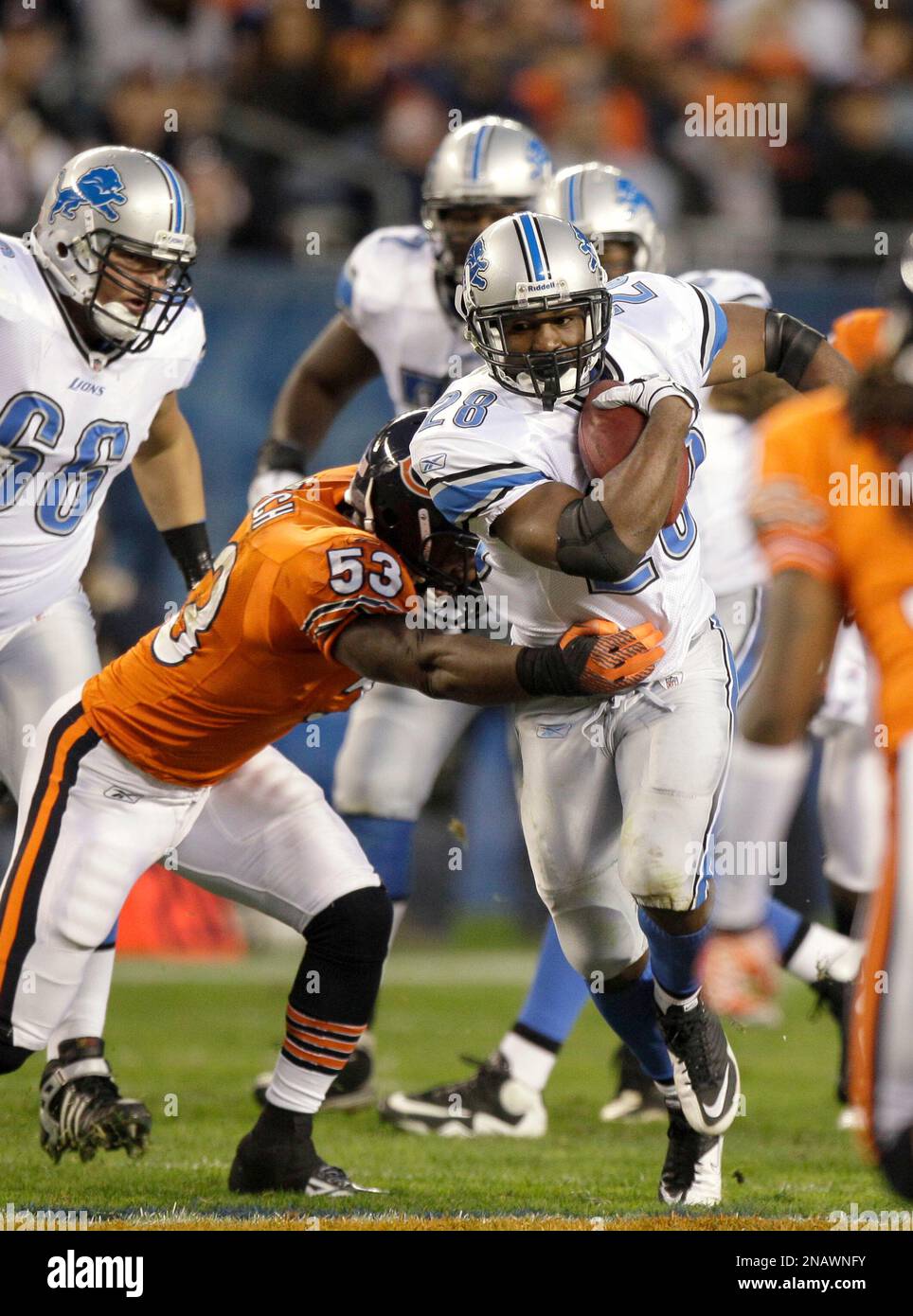 Detroit Lions running back Maurice Morris (28) rushes against Chicago ...