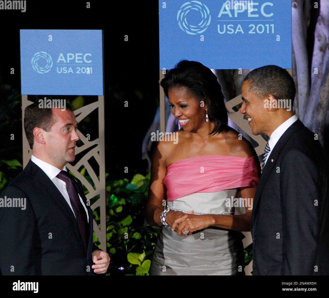 U.S. President Barack Obama and his wife Michelle greet Russian ...