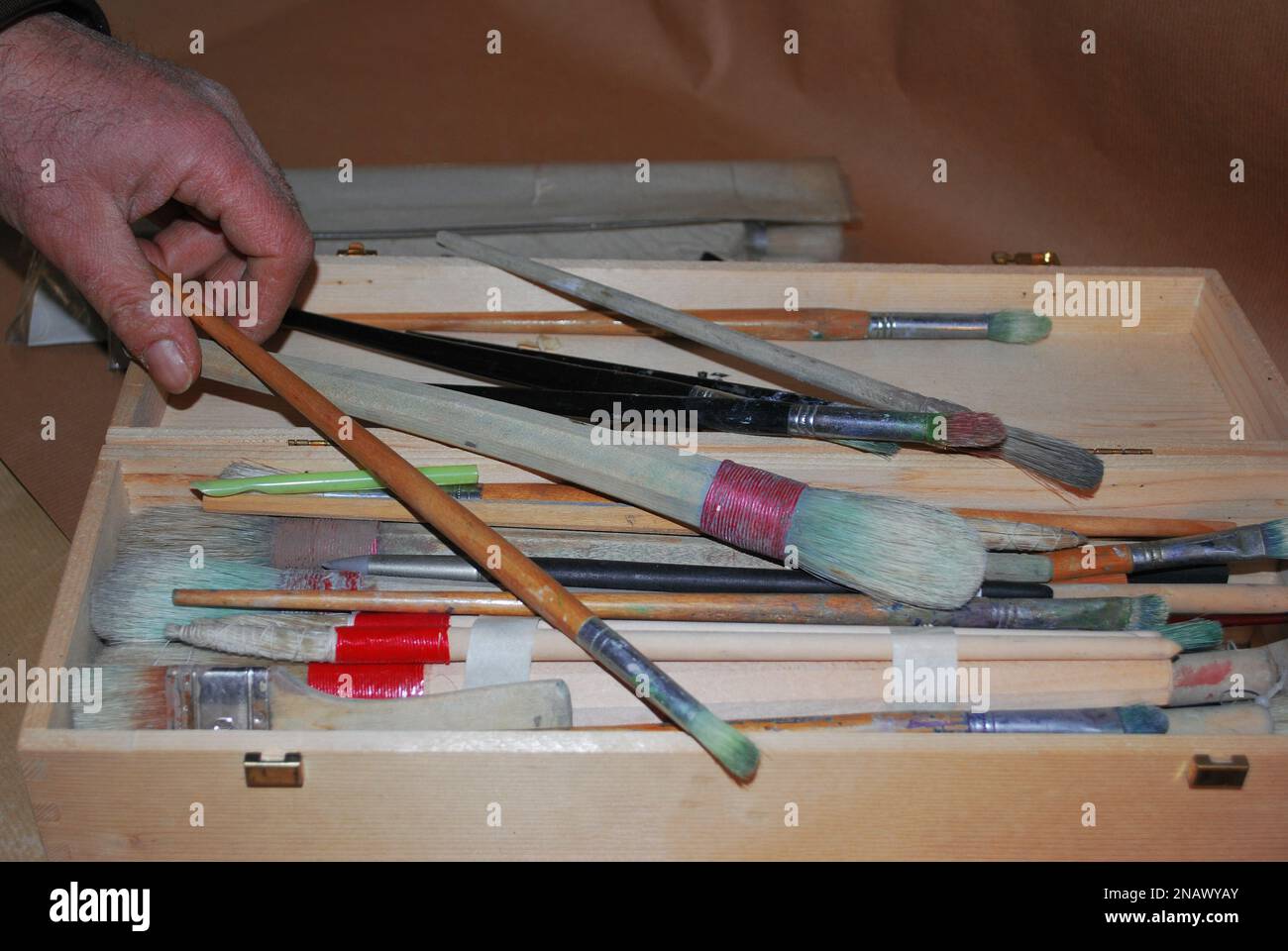 An artist's workshop: brushes Stock Photo - Alamy