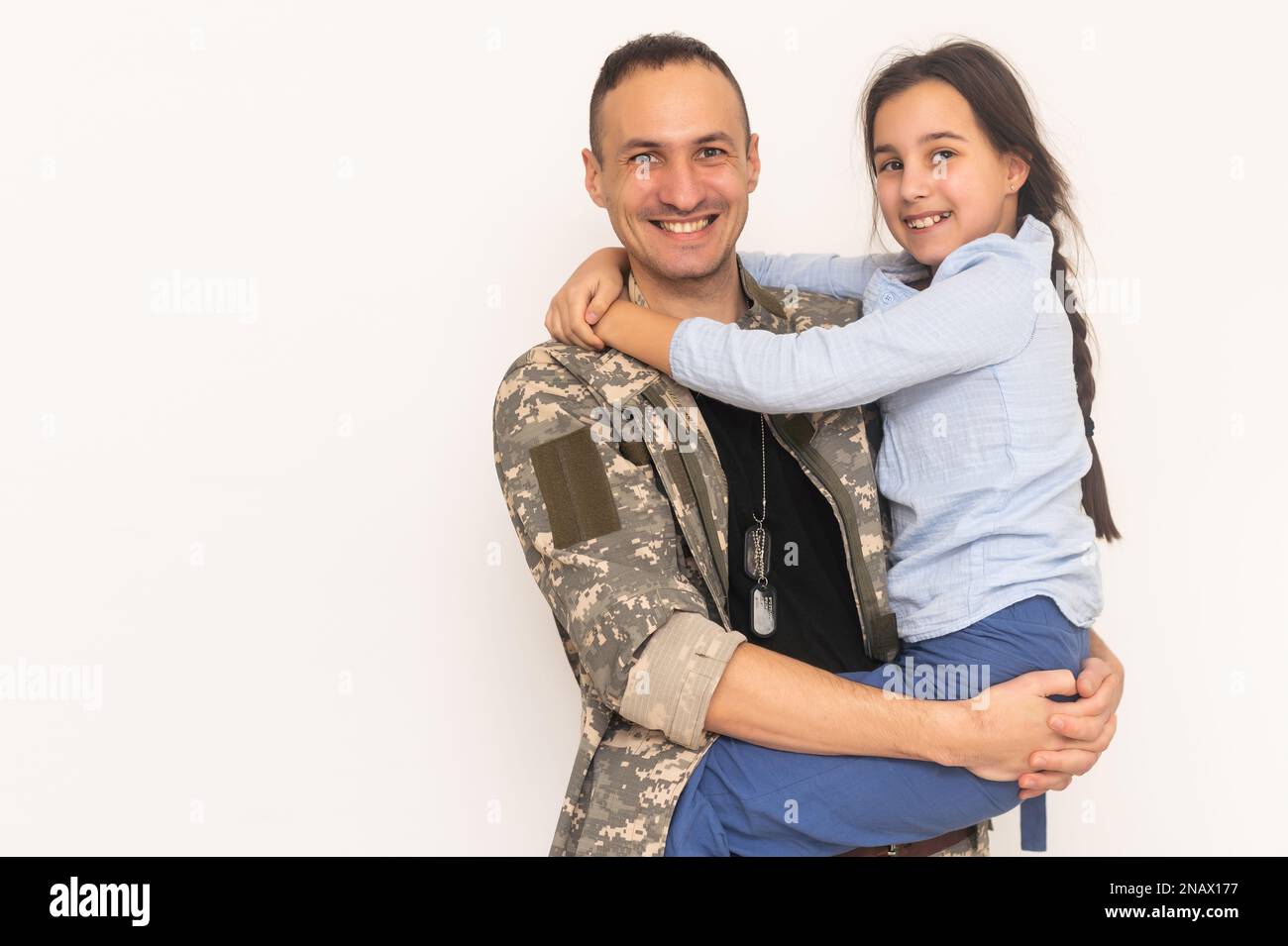 military father hugging his daughter Stock Photo - Alamy
