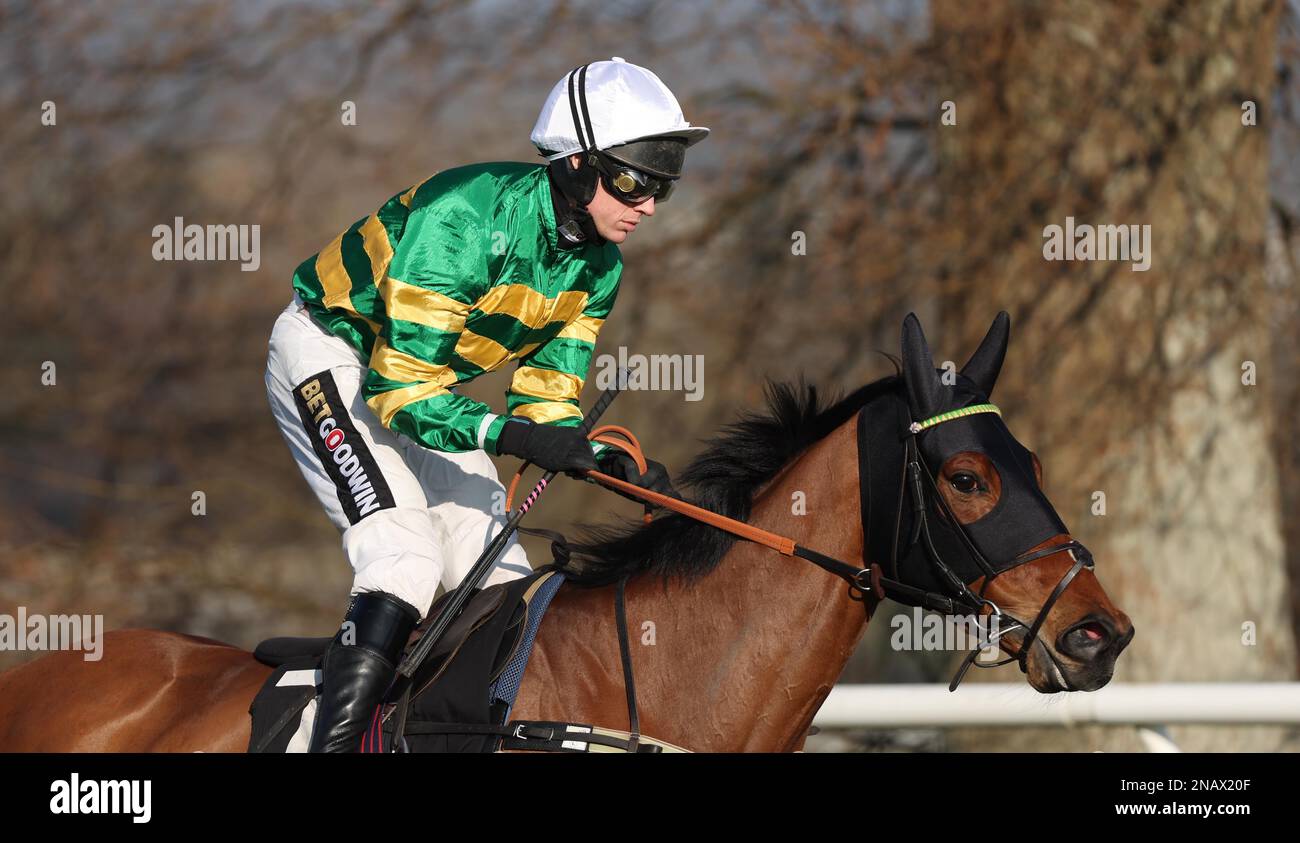 Jockey tom cannon jumps hi-res stock photography and images - Alamy