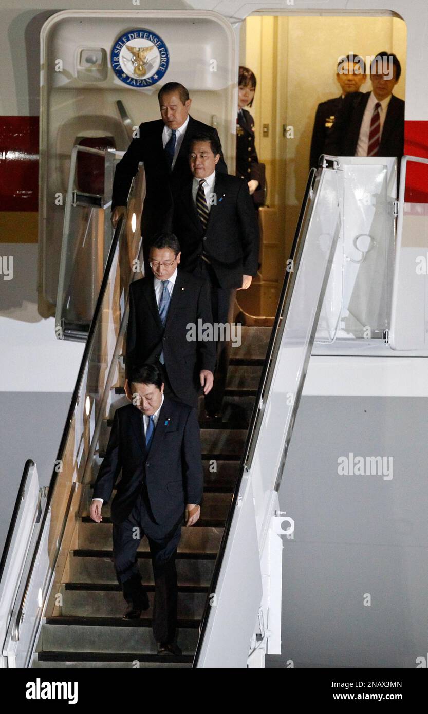 Japanese Prime Minister Yoshihiko Noda, bottom, arrives at Joint Base ...