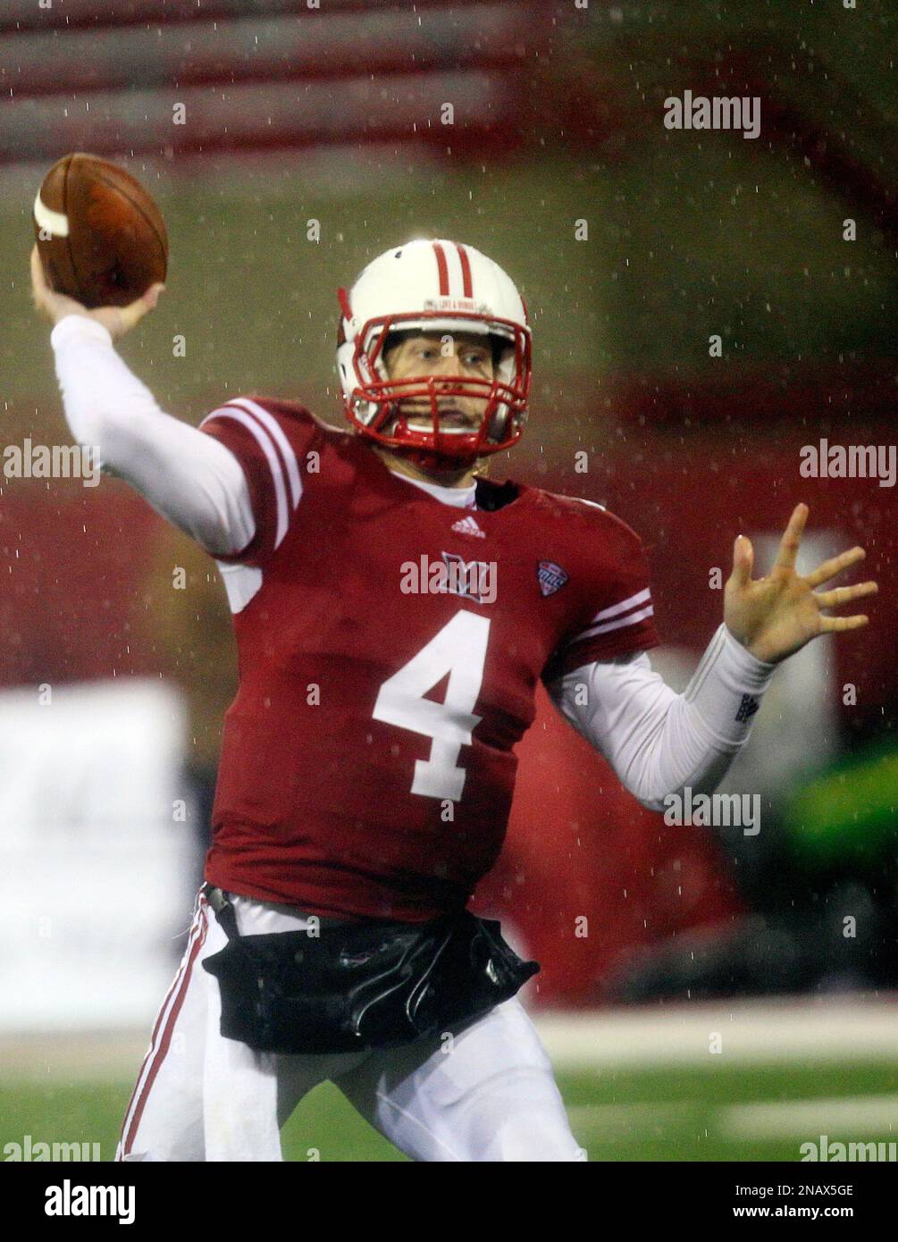 Miami (Ohio) quarterback Zac Dysert (4) looks to pass against Akron in ...