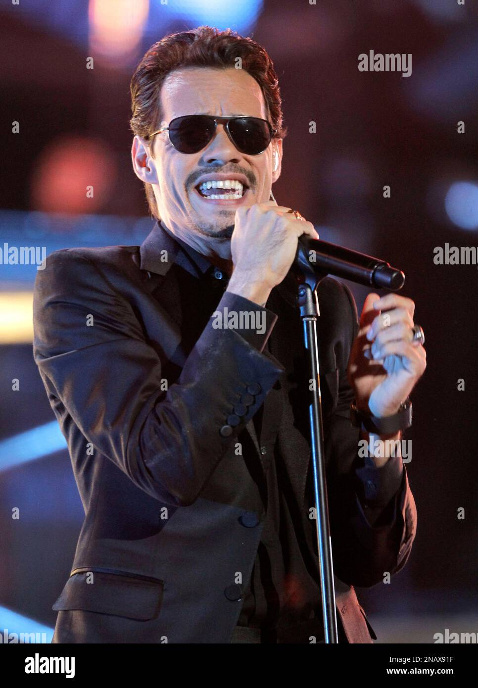Marc Anthony performs at the 12th Annual Latin Grammy Awards on ...