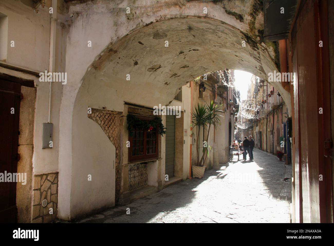 Gaeta, Italy. Arched passageway between buildings in the Old Town Stock ...