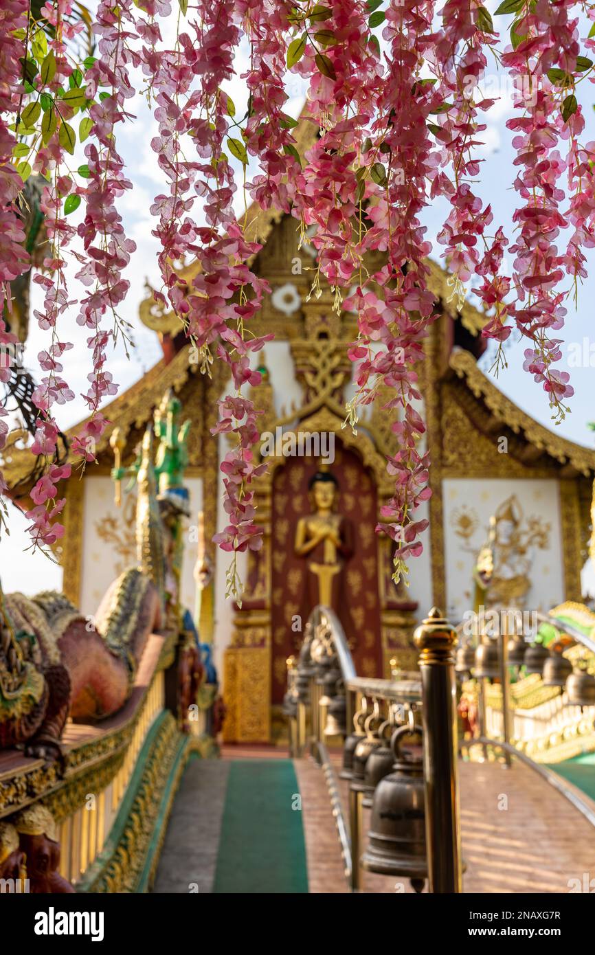 Wat saeng kaeo phothiyan hi-res stock photography and images - Alamy