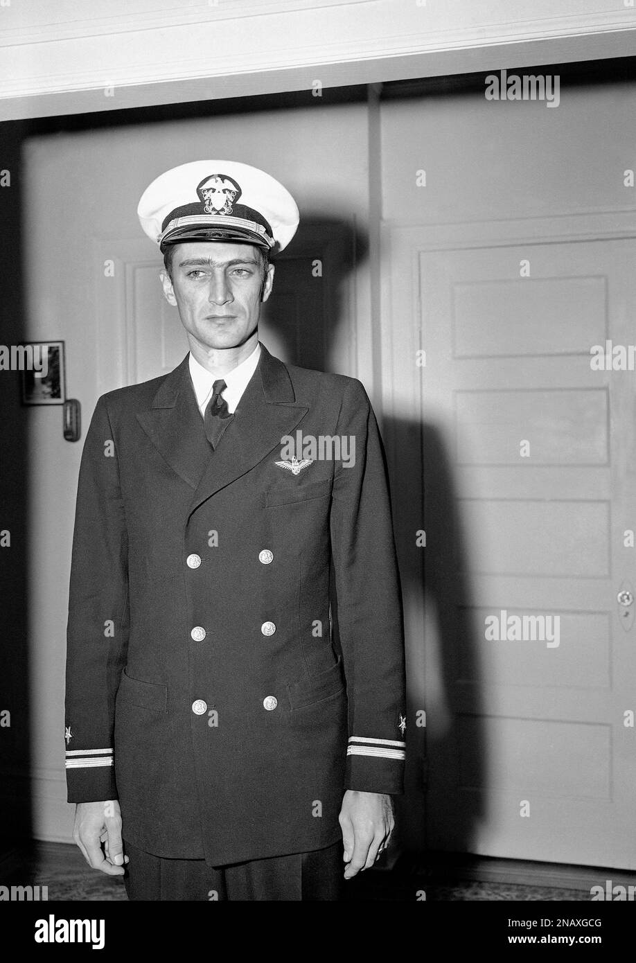 Lieut. Edgar F. Hazelton, U.S.Navy. pilot, who arrived from the Far ...