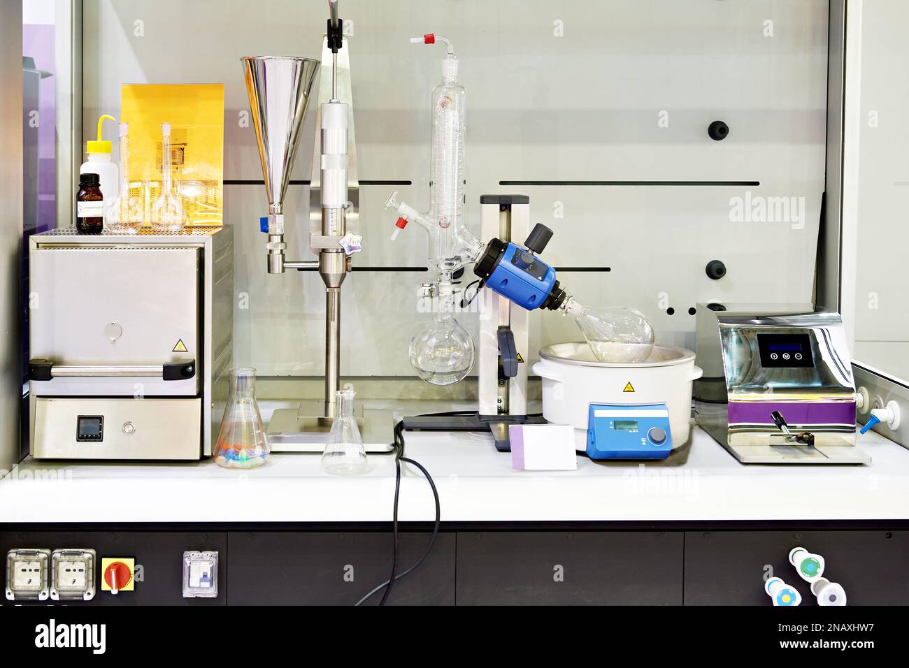 Chemical instruments on the table in the laboratory Stock Photo - Alamy