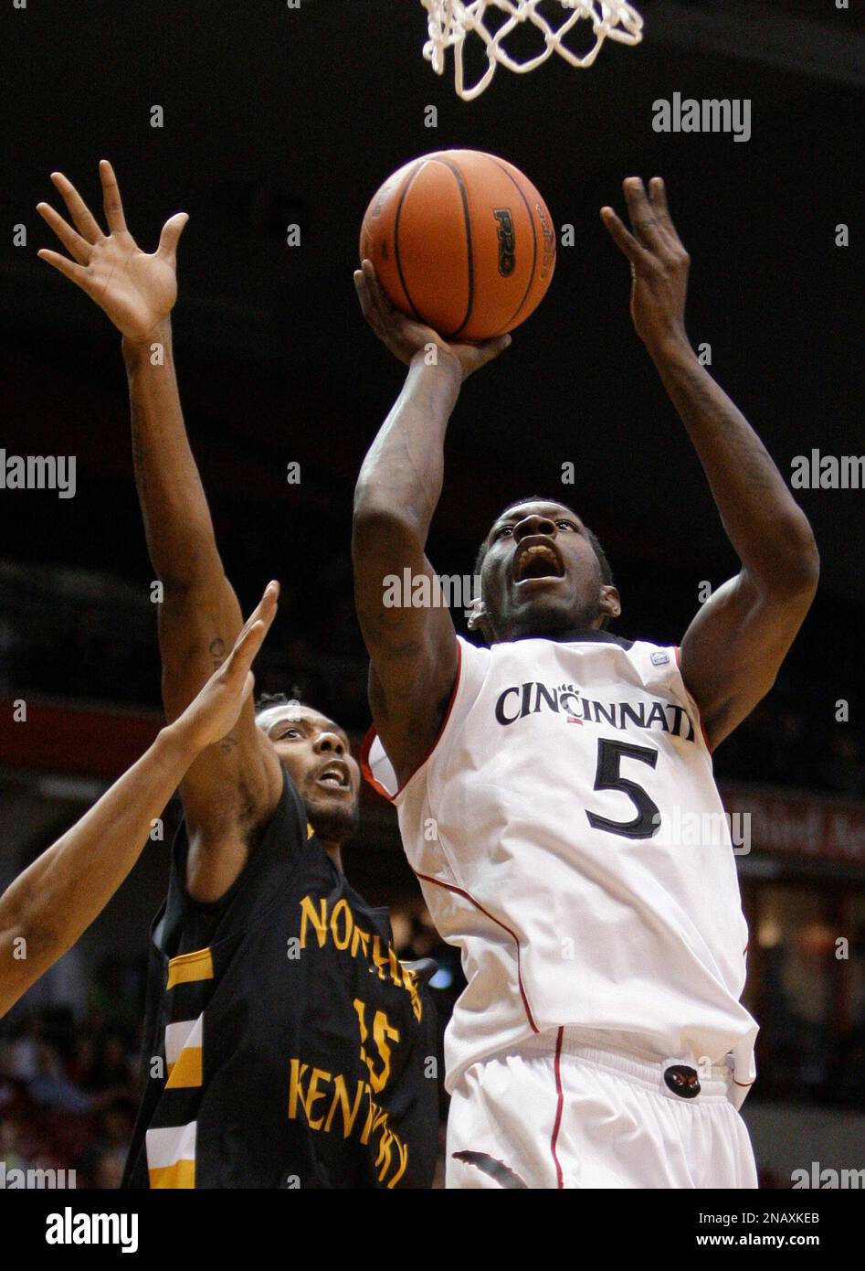 Cincinnati forward Justin Jackson (5) shoots against Northern Kentucky ...