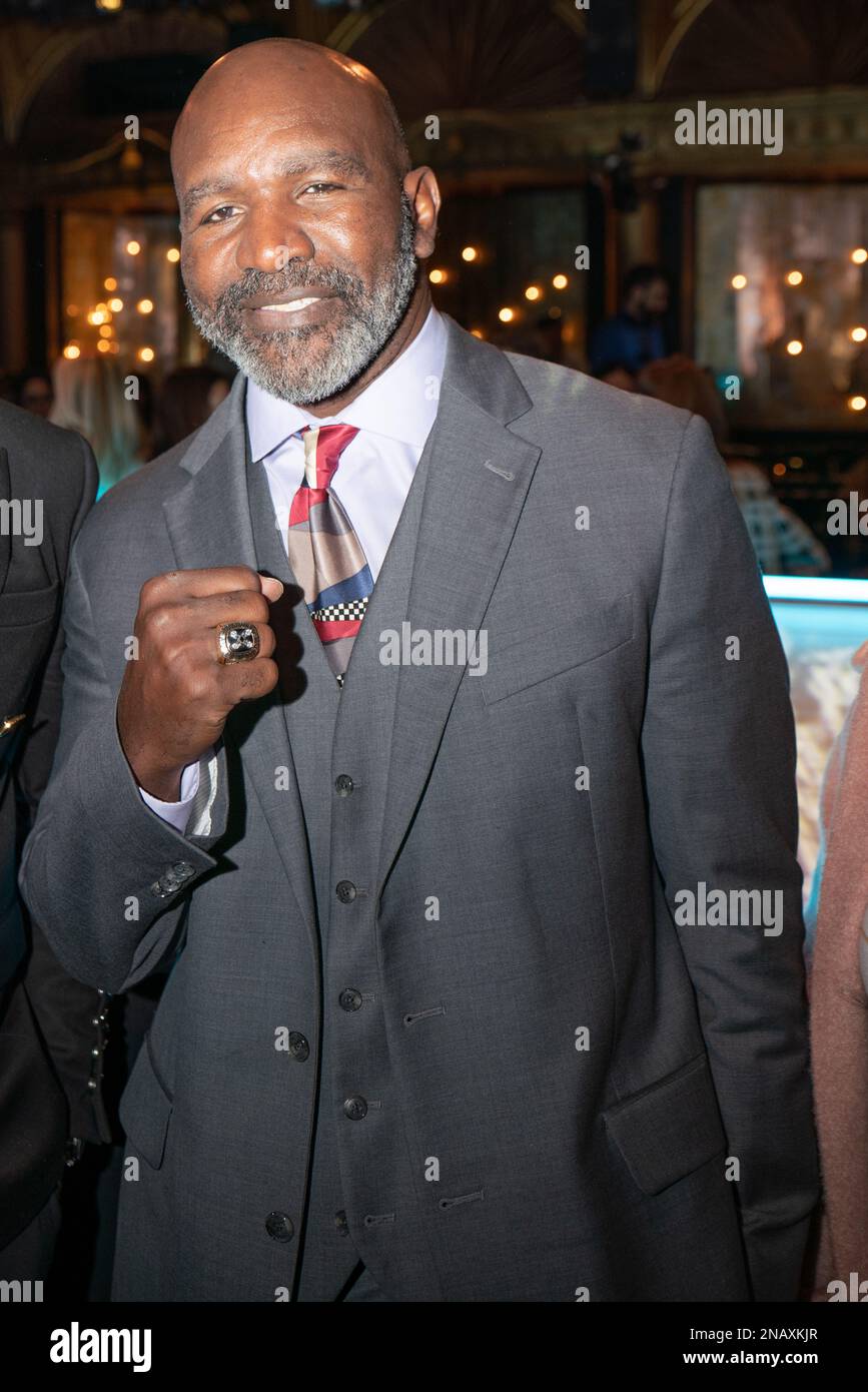 Usa evander holyfield hi-res stock photography and images - Alamy