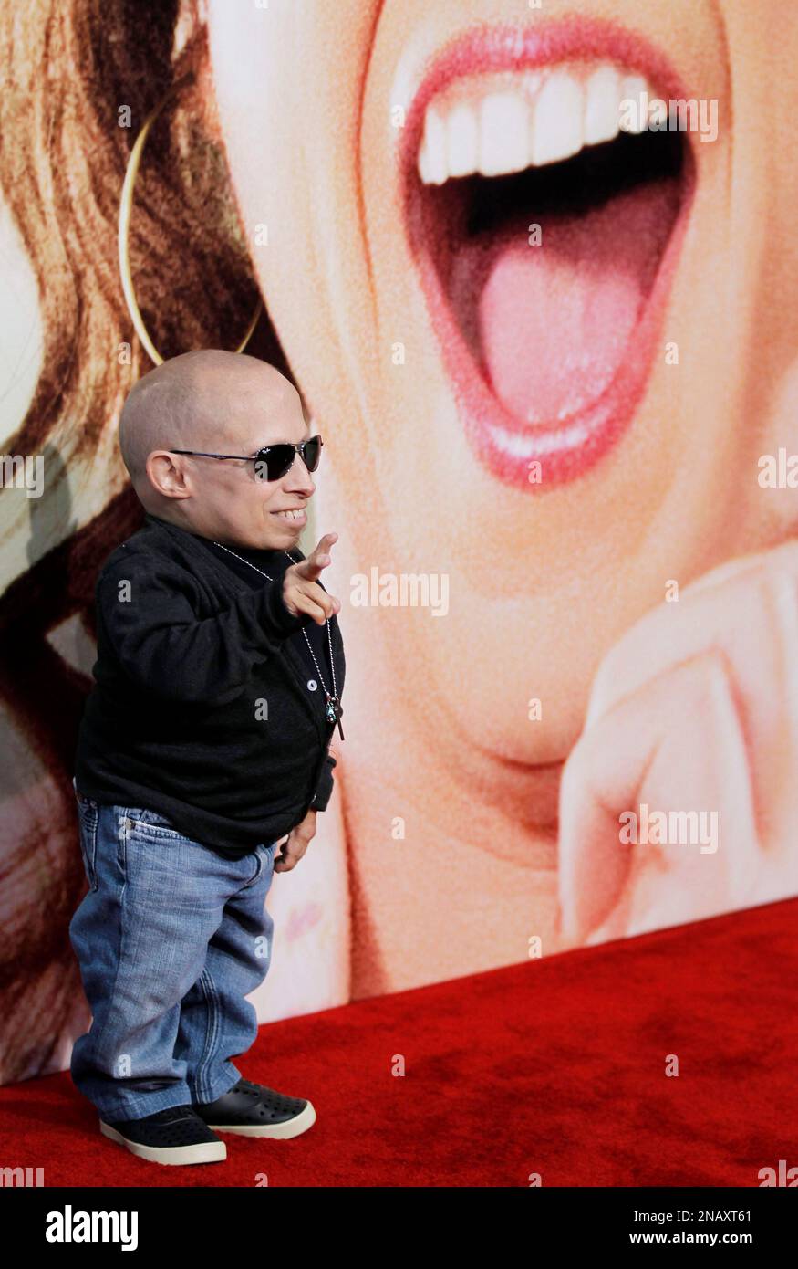 Verne Troyer arrives at the premiere of "Jack and Jill", Sunday, Nov. 6 ...