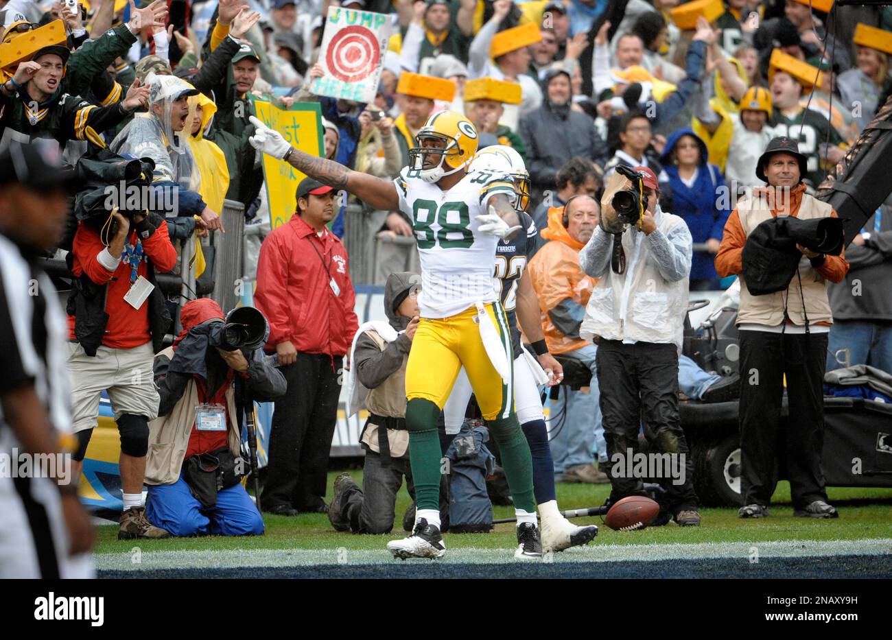 Green Bay Packers tight end Jermichael Finley celebrates his touchdown ...