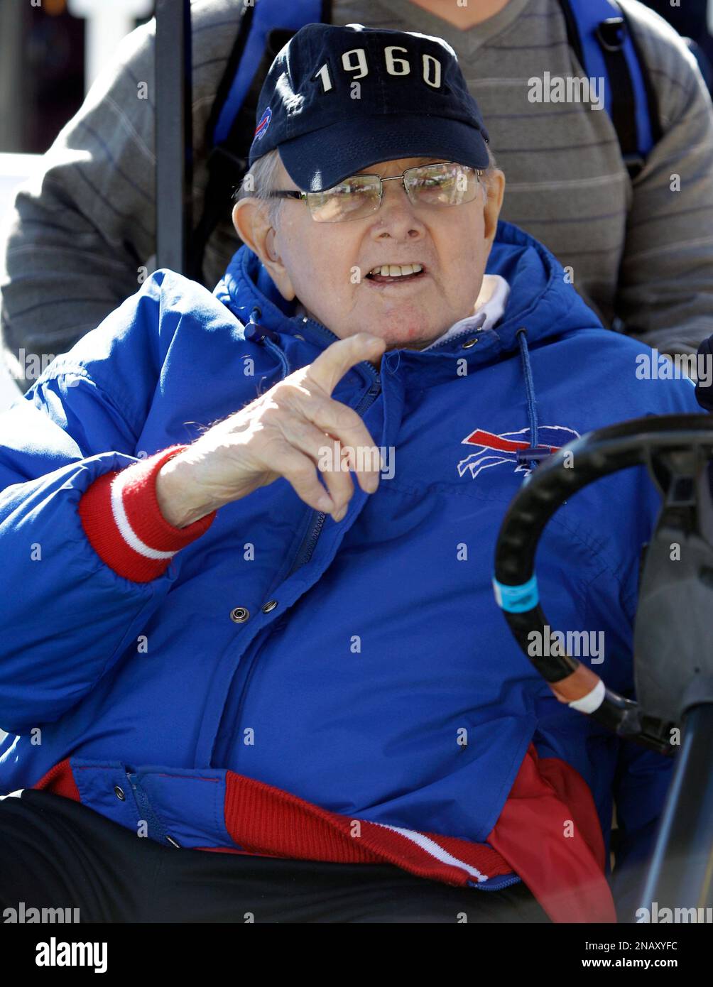 Buffalo Bills owner Ralph Wilson Jr., center, greets Bills fans before ...