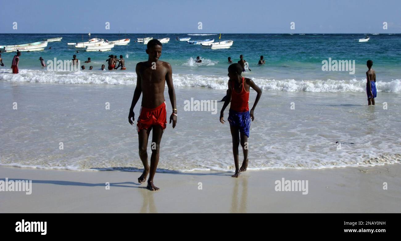Somalis swim at Lido Beach as they celebrate the beginning of the ...